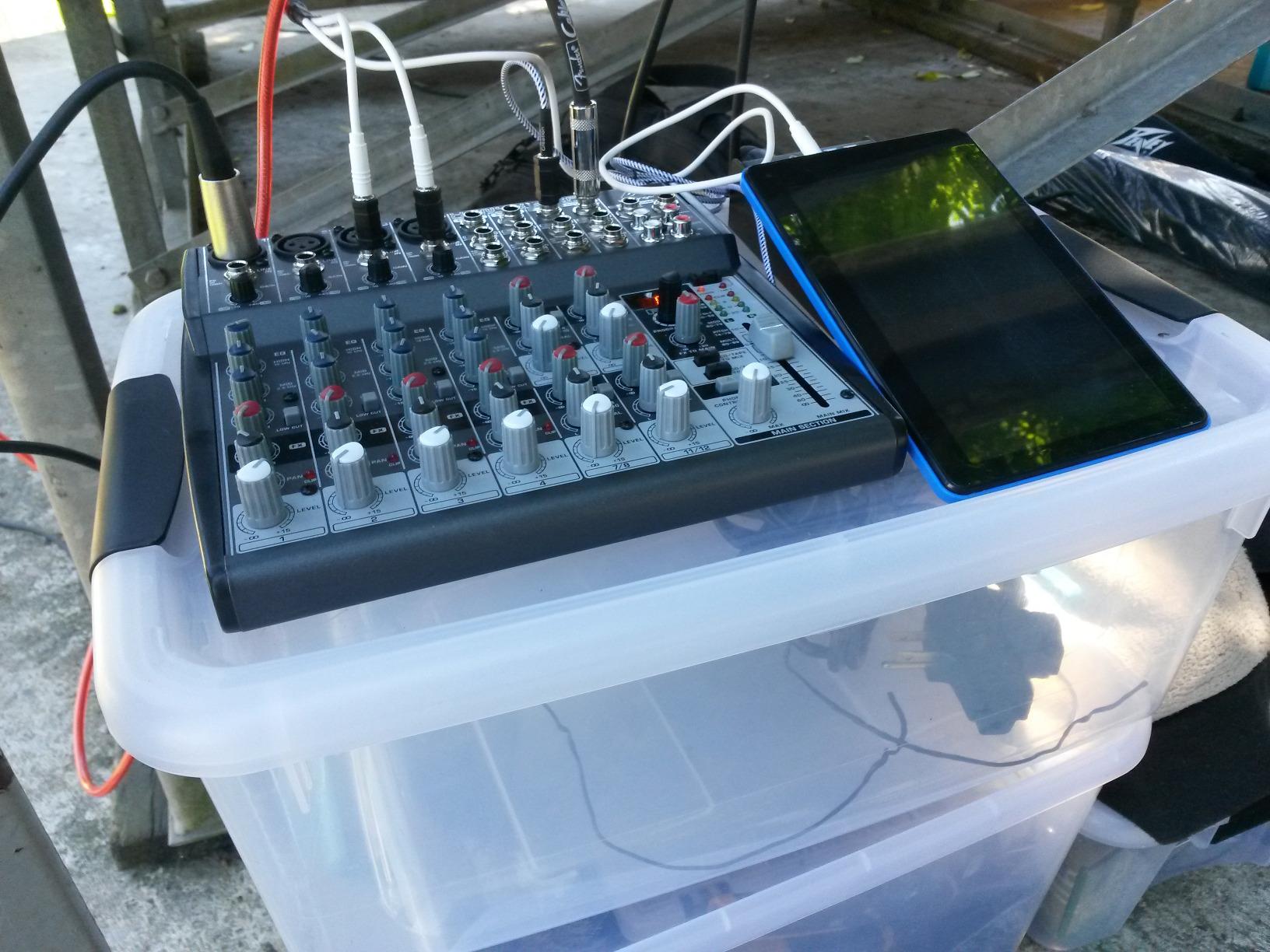 Amazon.com : RCA Premium High Performance Voyager 7" 16GB Touchscreen ...