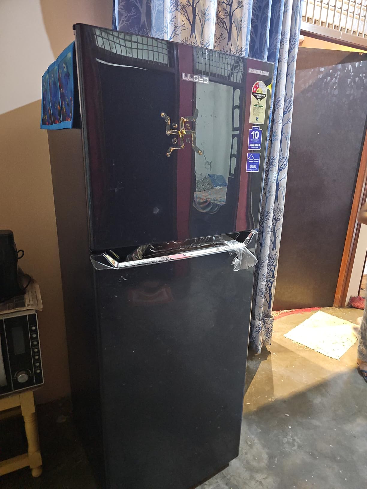 Lloyd Refrigerator 2 Star Automatic Double Door 310 L 2 Star Inverter ...