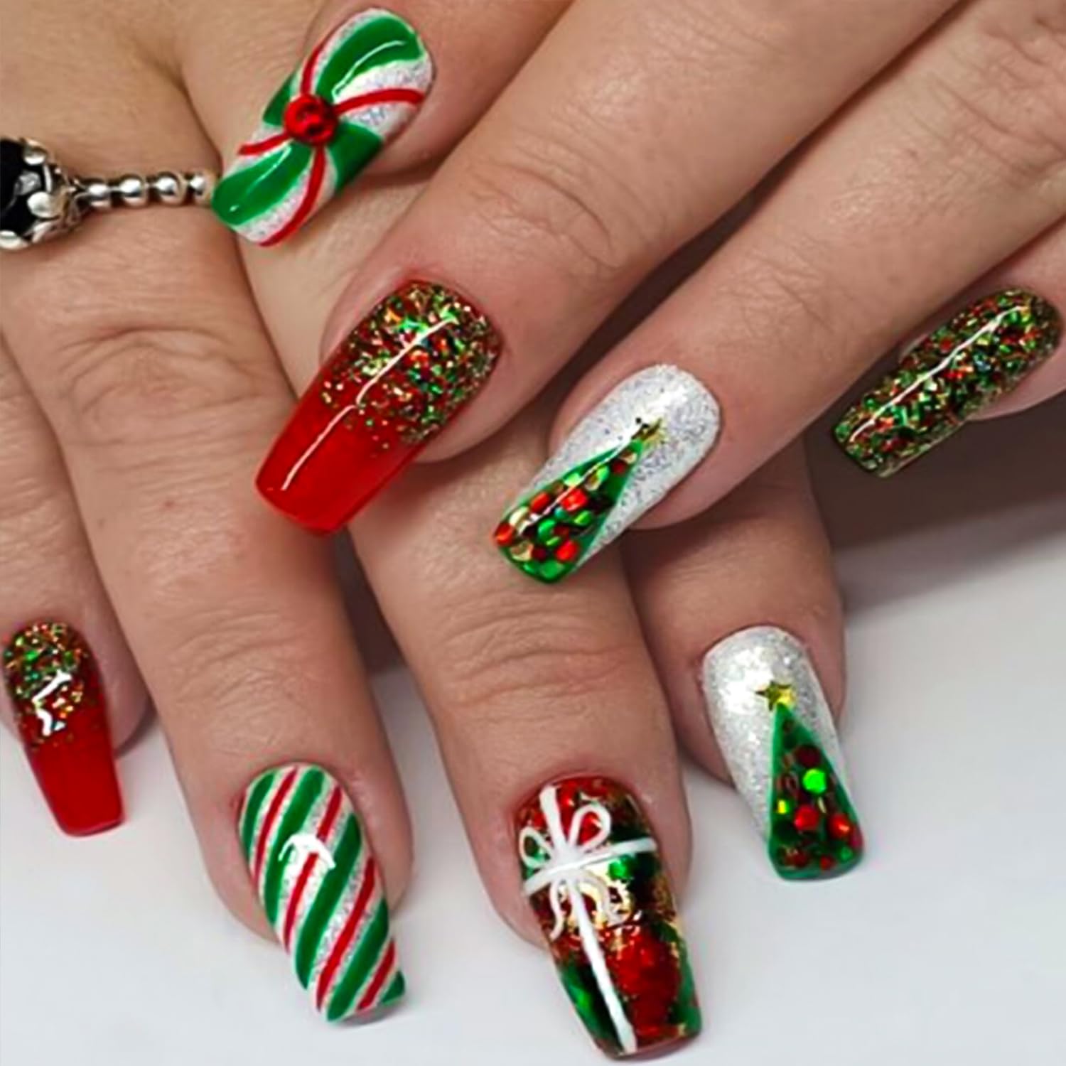 Amazon.com: TULOBI Christmas Press on Nails Medium Coffin Fake Nails ...