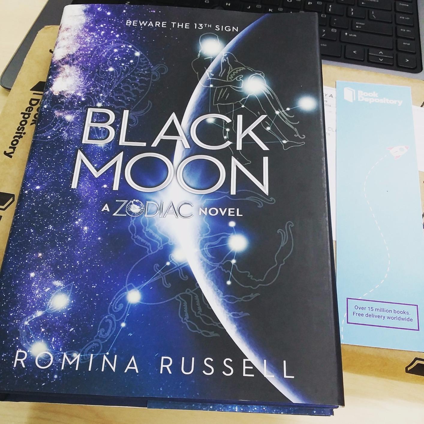Amazon.com: Black Moon (Zodiac): 9781595147462: Russell, Romina: Books