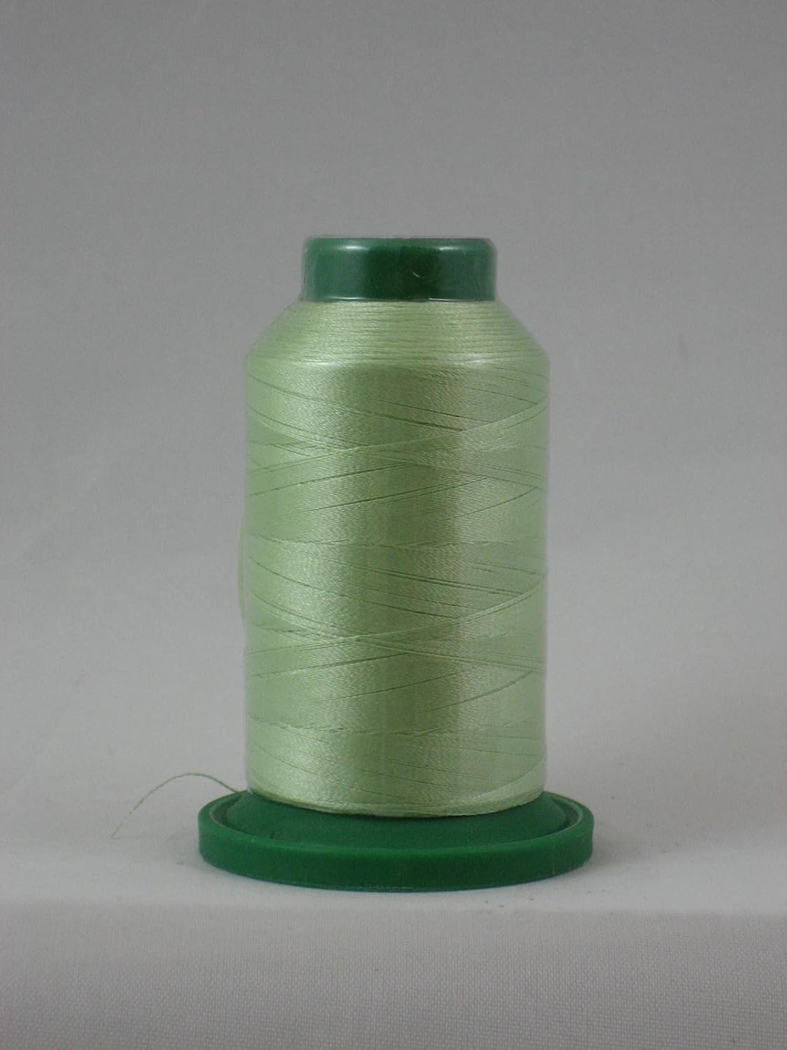 Amazon.com: Isacord Embroidery Thread 1000m (5610-5944) (5650) : Arts ...