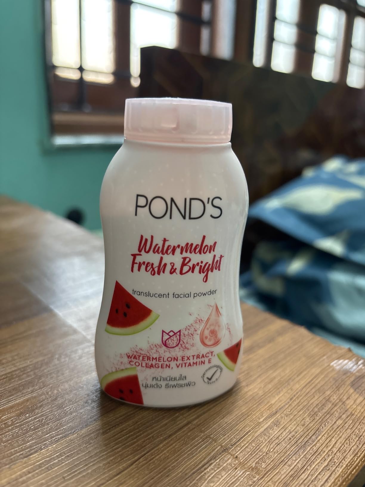 Buy POND'S Watermelon Fresh & Bright Translucent Facial Powder For All ...