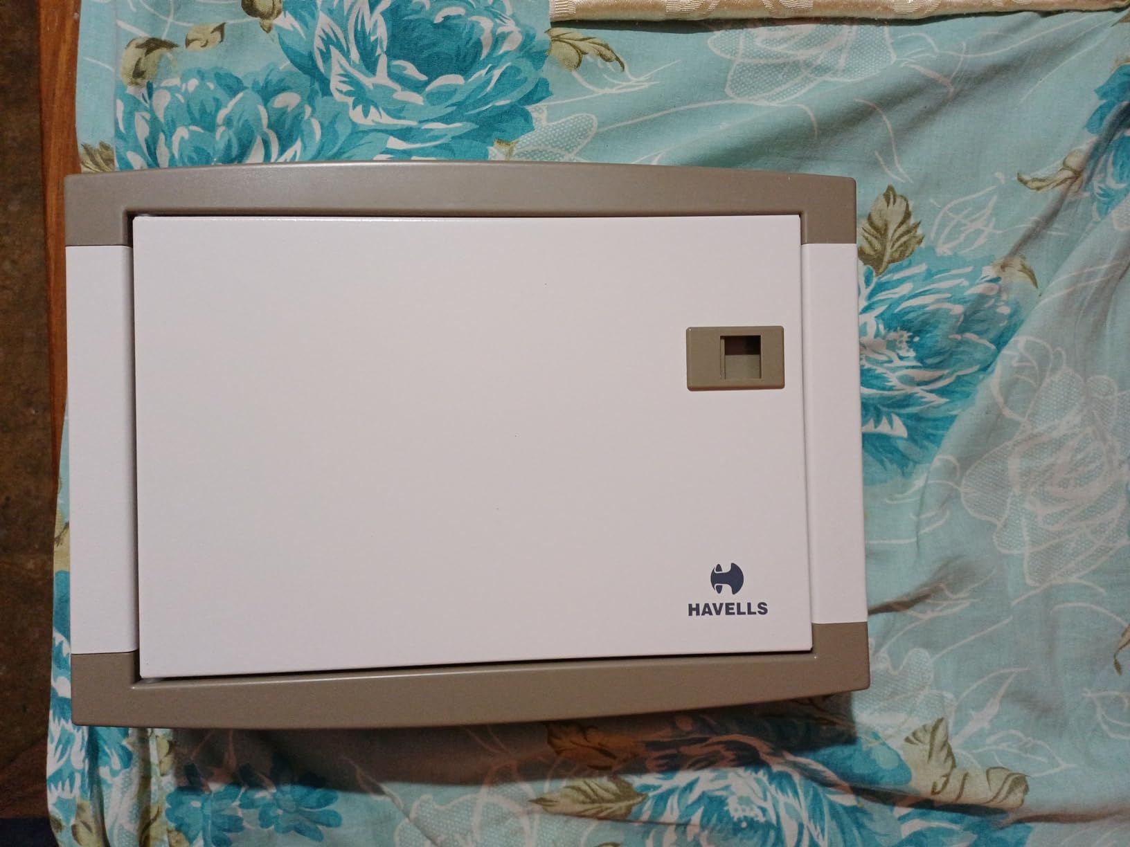 Havells Utility DB SPN DD QVE RG 12W Distribution Board