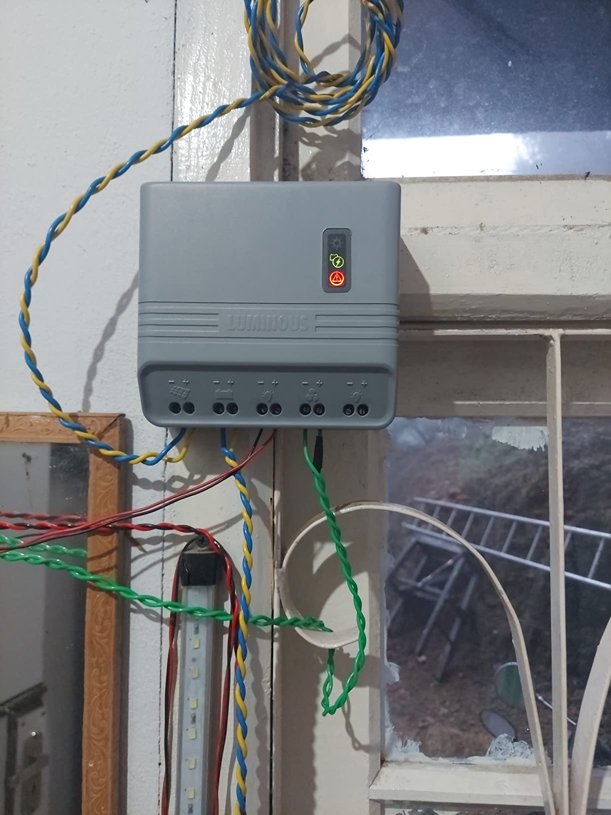 Luminous Plastic Solar Charge Controller 20 Amp - Silver, AS01 : Amazon ...