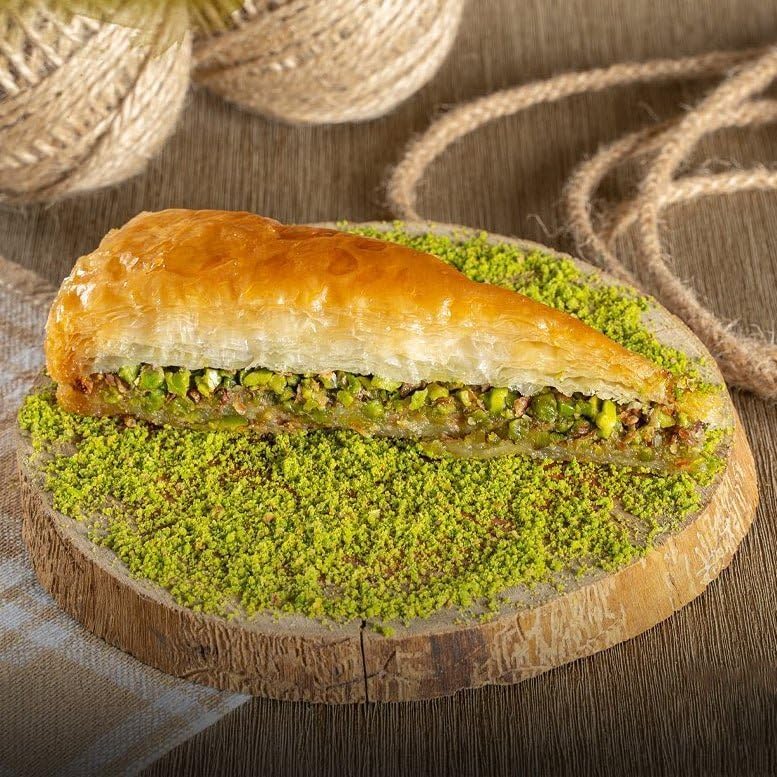 Amazon.com: Sireli | Antep Carrot Slice Baklava with Pistachio 1000g ...