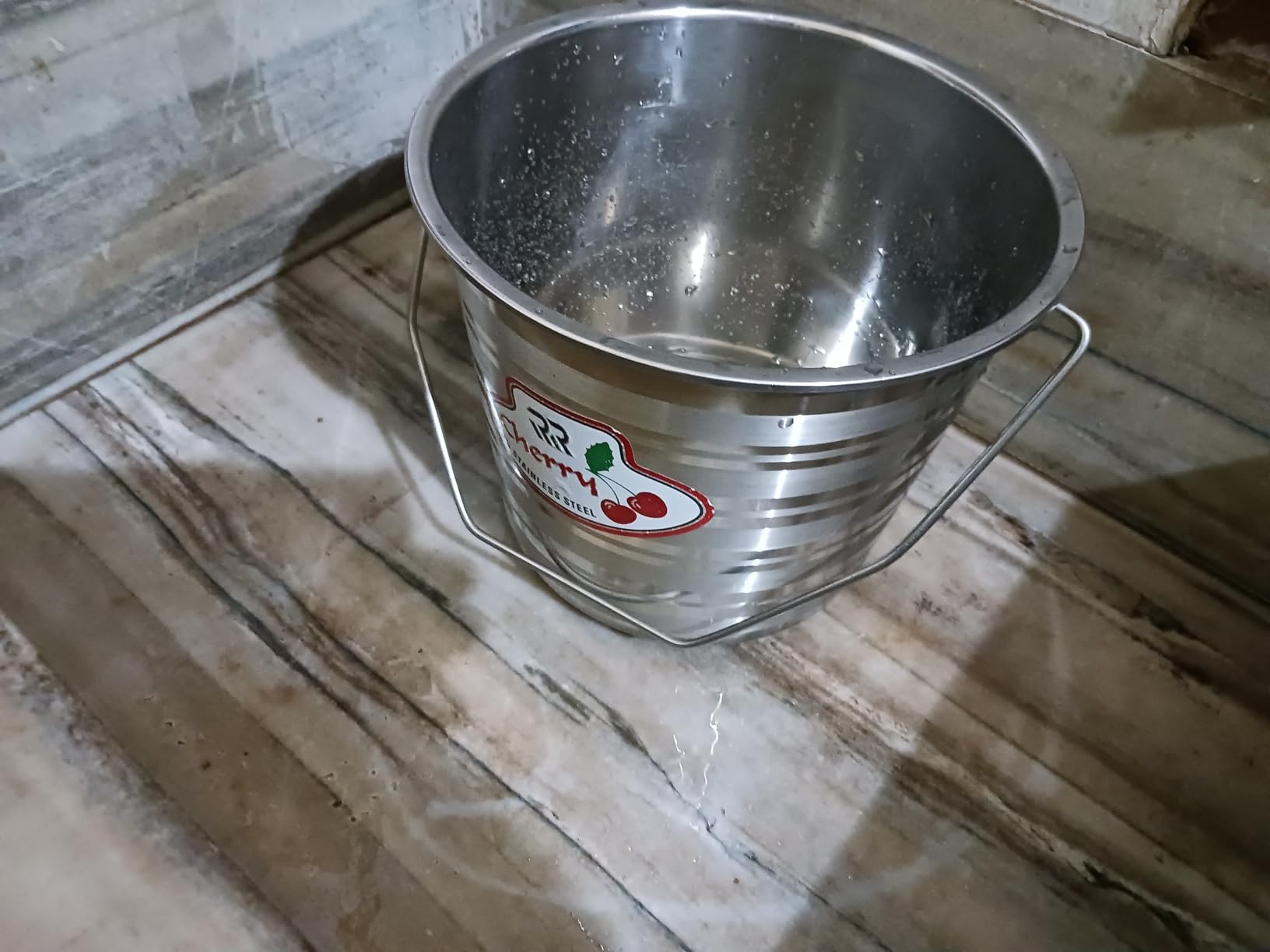 Stainless Steel Bucket/Without Lid/Joint Less Bucket/Leak Proof ...