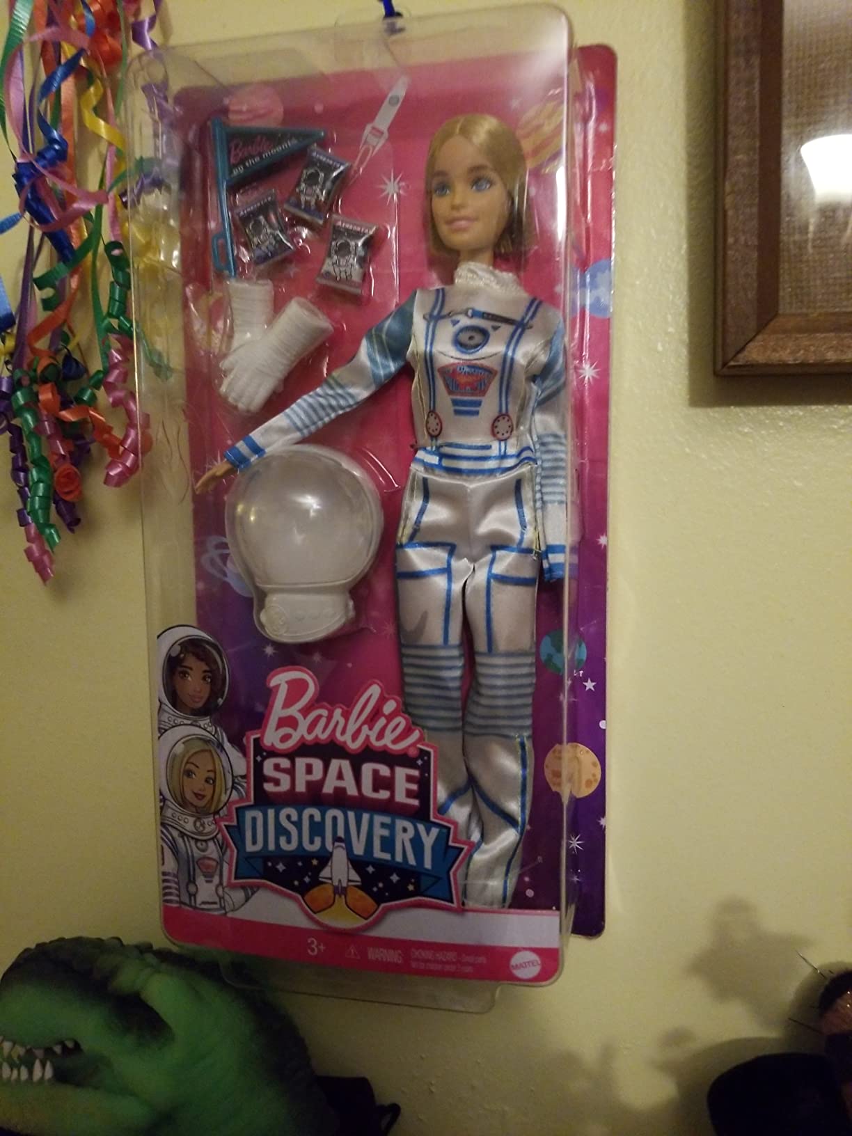 Amazon.com: Barbie Astronaut Doll Wearing Space Suit and Helmet, Blonde ...