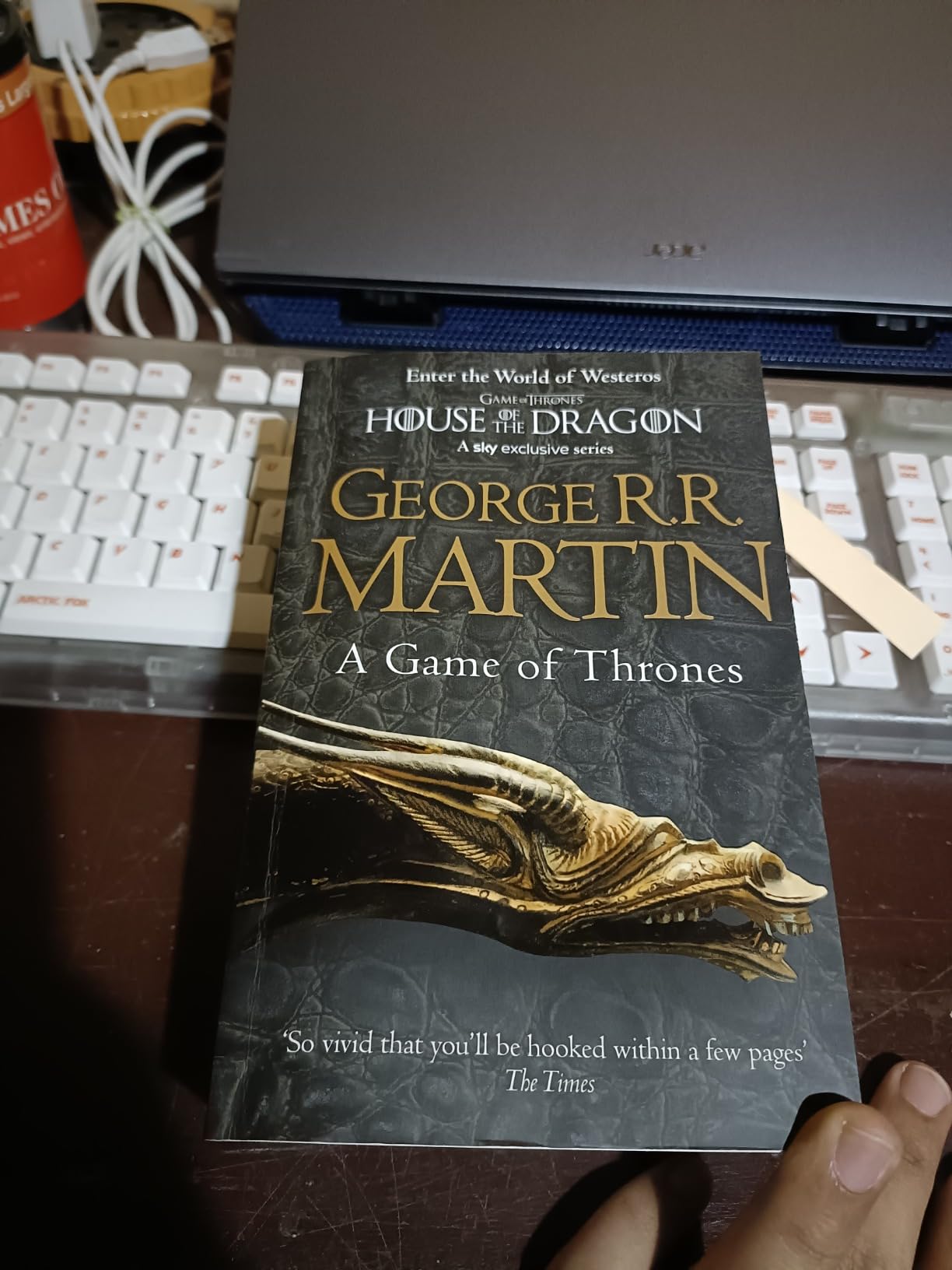 A Game of Thrones : Martin, George R. R.: Amazon.in: Books
