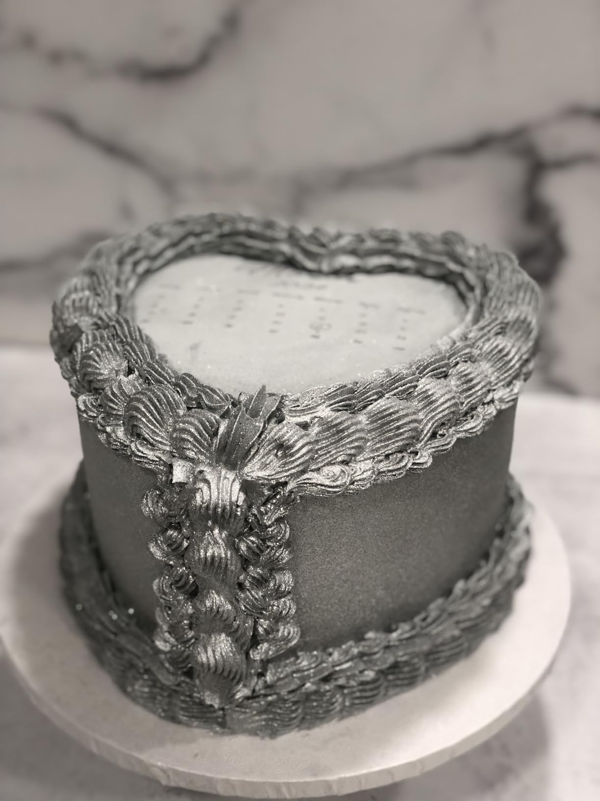 Amazon.com: Webake Silicone Heart Shaped Cake Pans, 8 Inch Nonstick ...