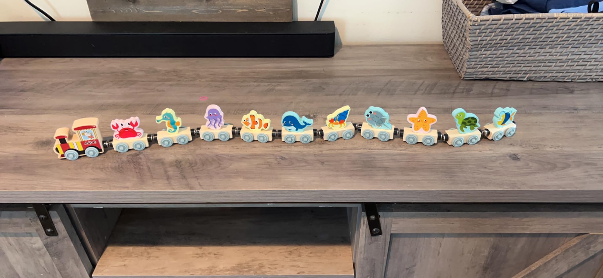 Amazon.com: LovesTown 11PCS Magnetic Wooden Sea Animal Train Set ...