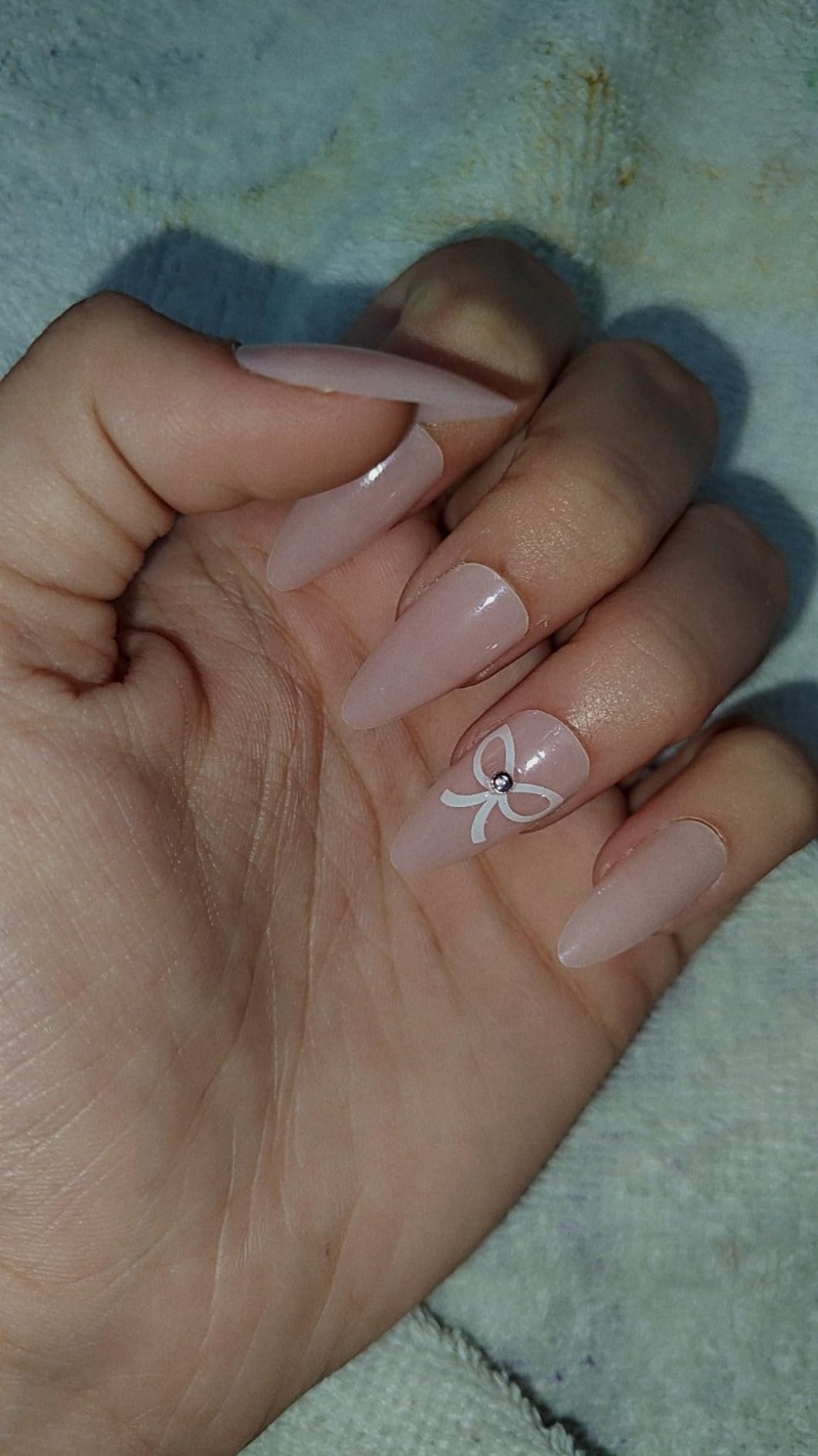 Buy Gloss & Go 24 Reusable Artificial Fake Nail Set| Light Pink White ...
