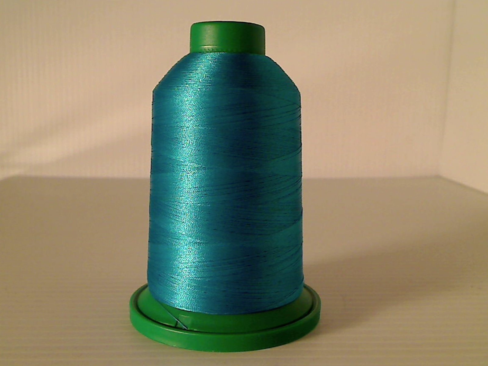 Amazon.com: Isacord Embroidery Thread 5000m (4220-4952) (4423) : Arts ...