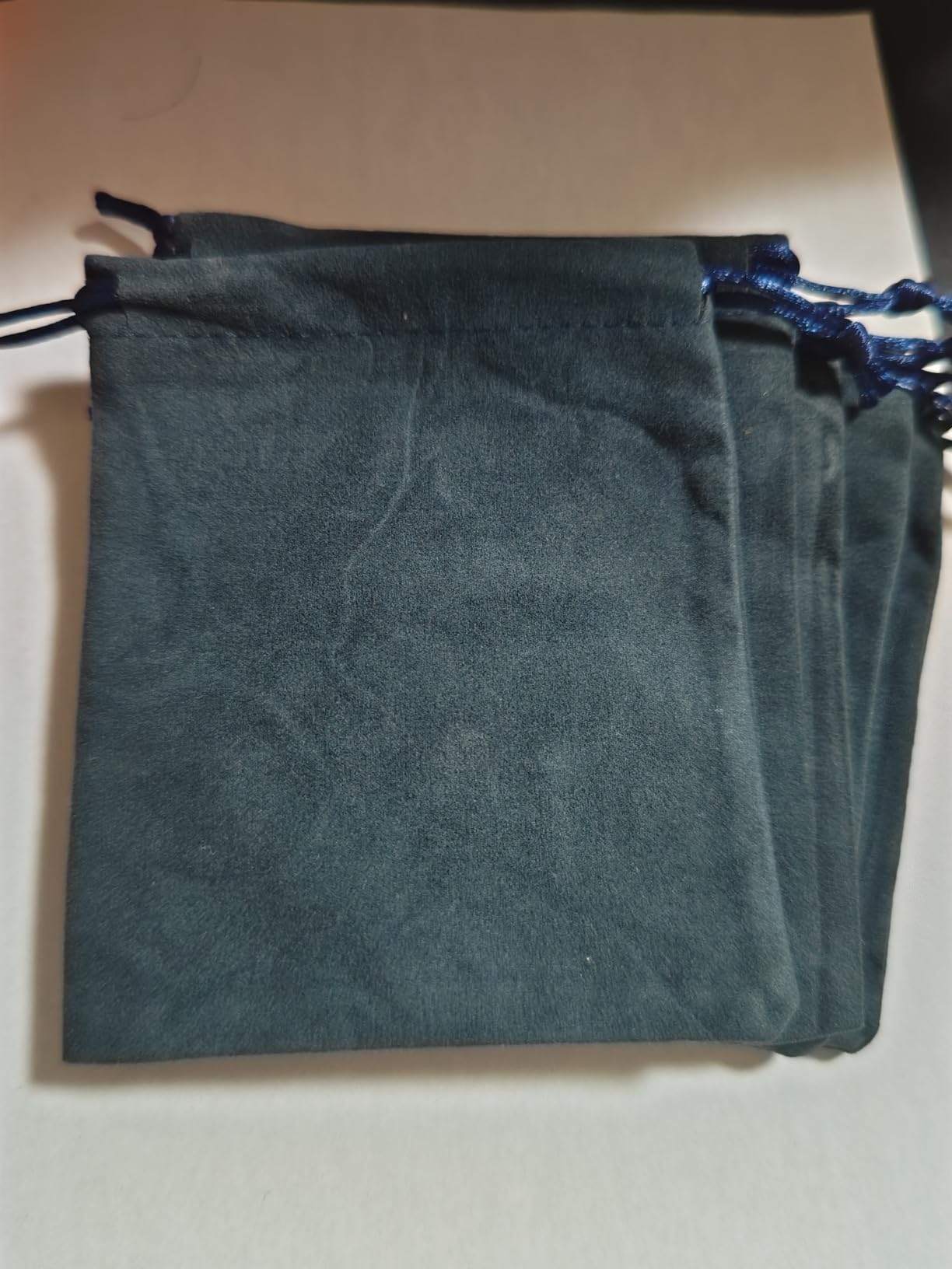 Amazon.co.jp: geneX ベルベット巾着袋 ジュエリーポーチ 20枚セット 4色 10cm×12cm 小物入れ 収納袋 ラッピング プレゼント用 ベルベット ジュエリーポーチ ...