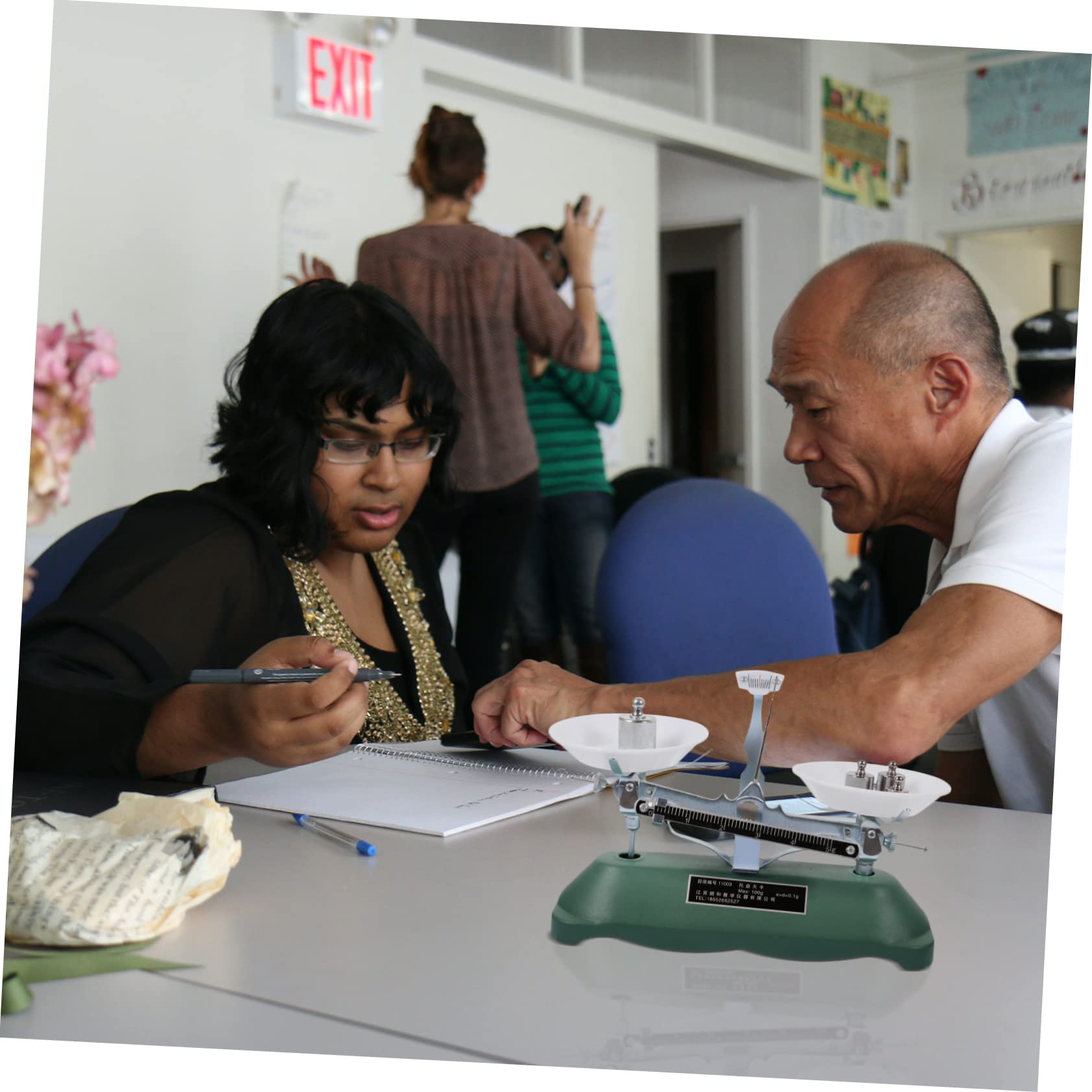 Upright Scales Balance Bar