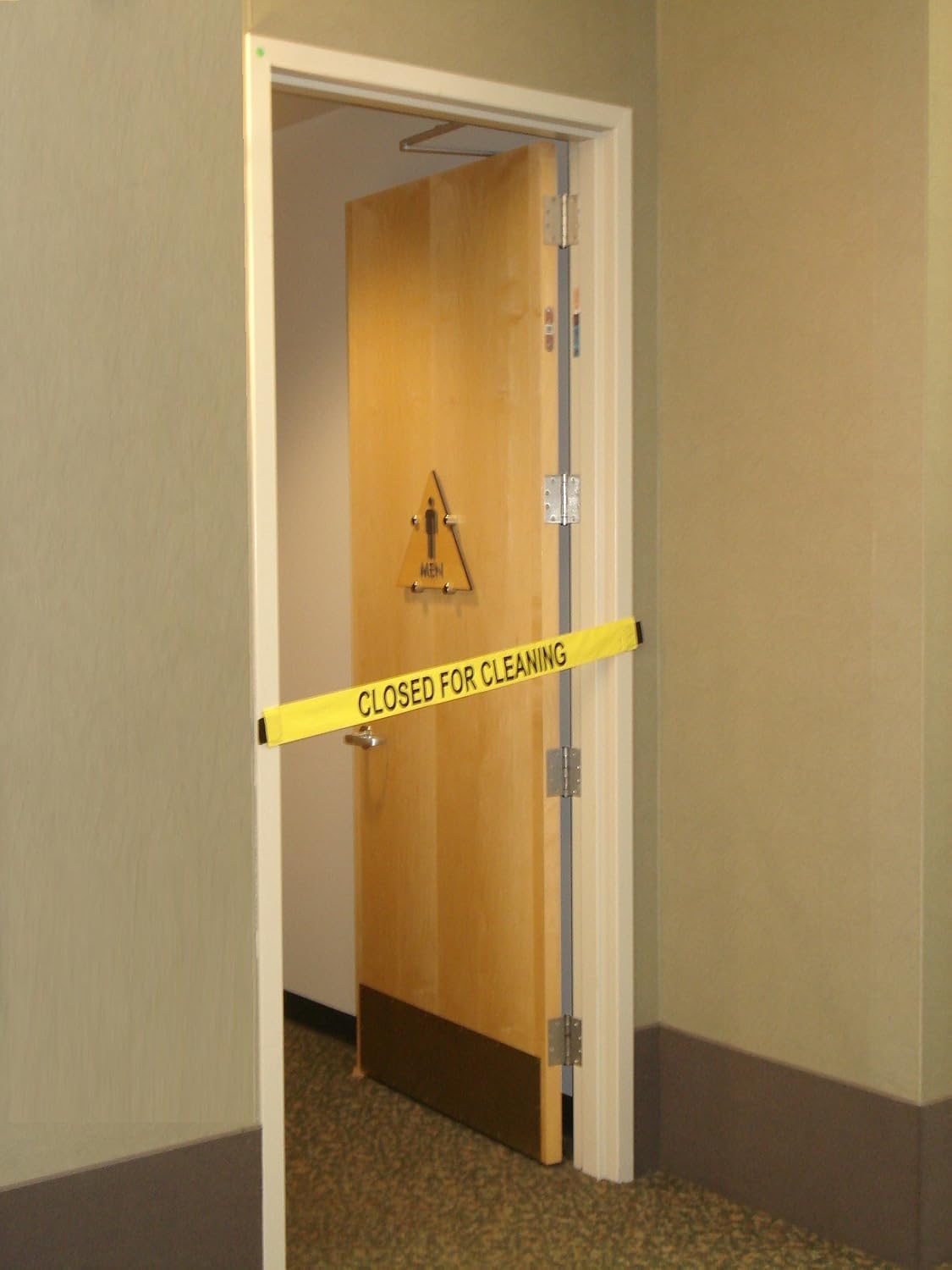 Closed for Cleaning Sign – Nylon Banner with Magnetic Ends – BigaMart