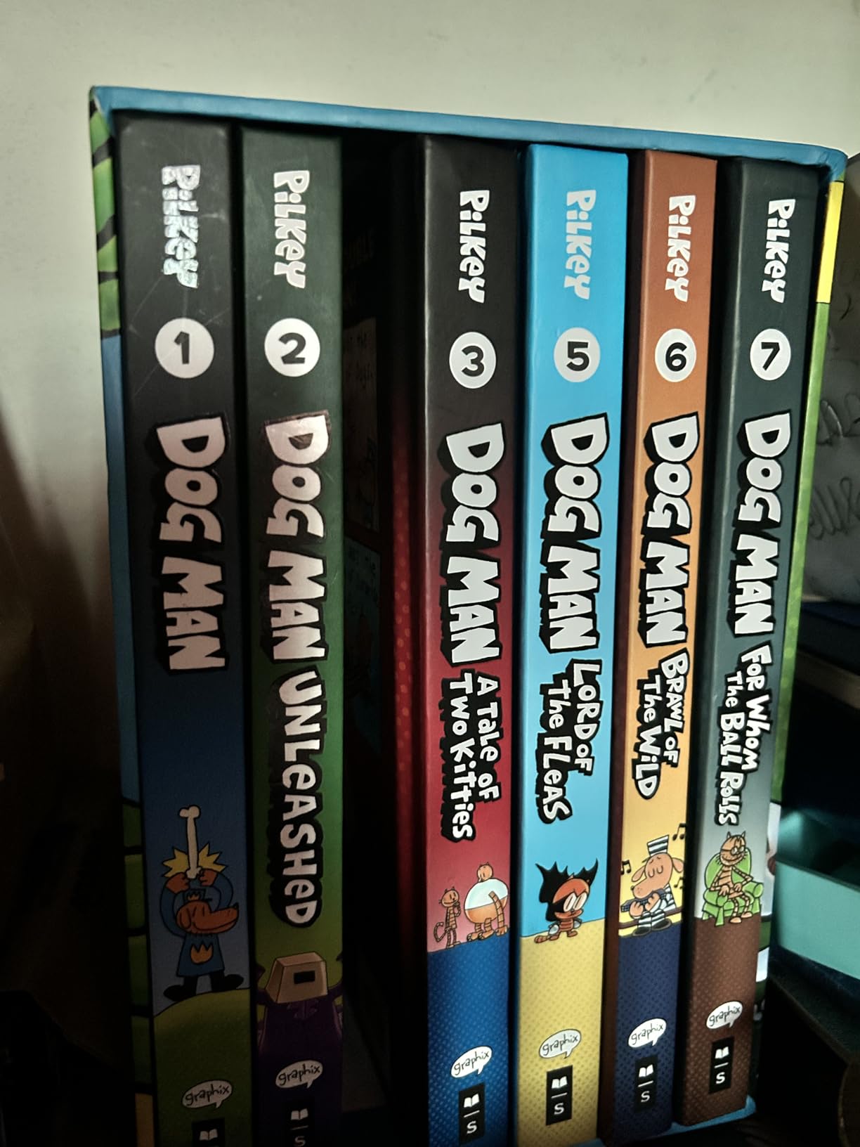 Dog Man Box-set (7 Books) : Dav Pilkey: Amazon.in: Books