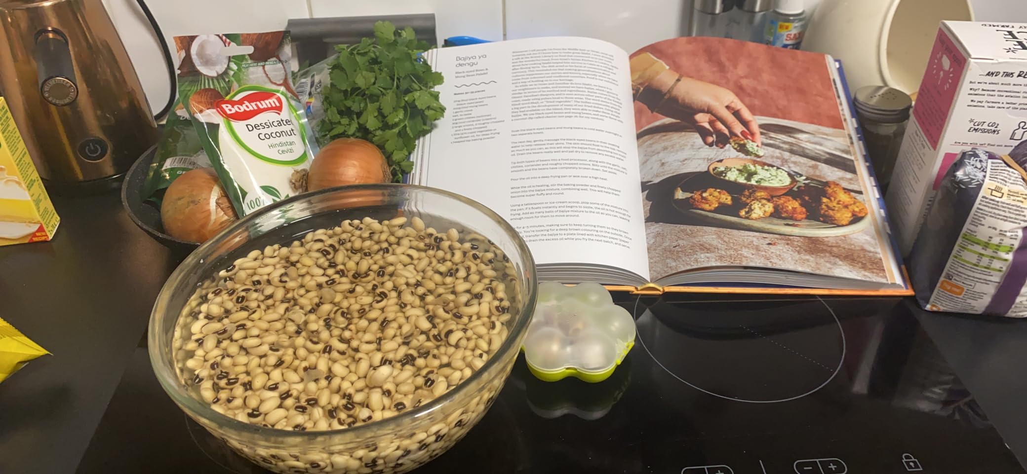 Bahari: Recipes From an Omani Kitchen and Beyond eBook : Macki, Dina ...