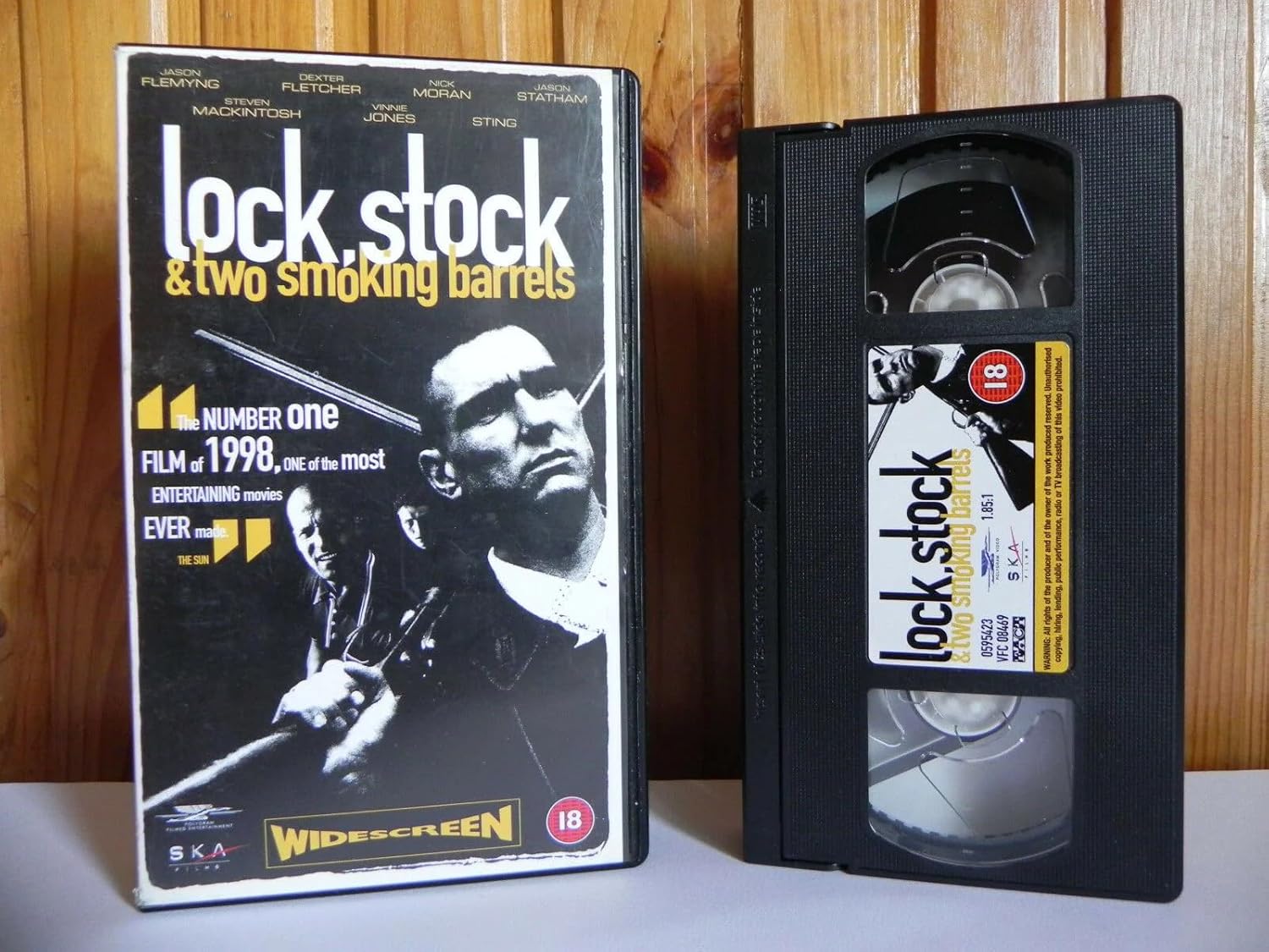 Amazon.com: Lock, Stock and Two Smoking Barrels [VHS] : Jason Flemyng ...