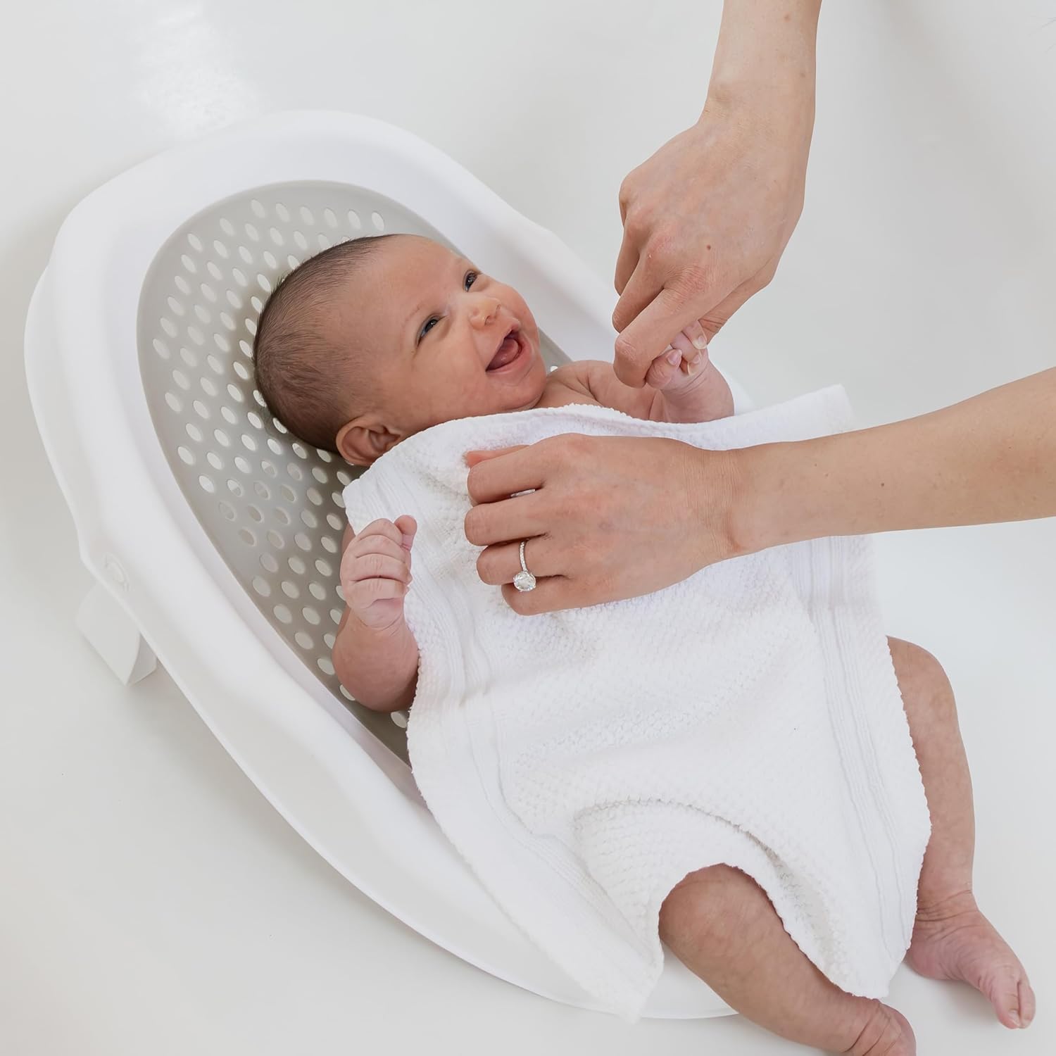 Newborn Bath Support, Ergonomic, Safe, Easy to Store, Ideal for up to ...