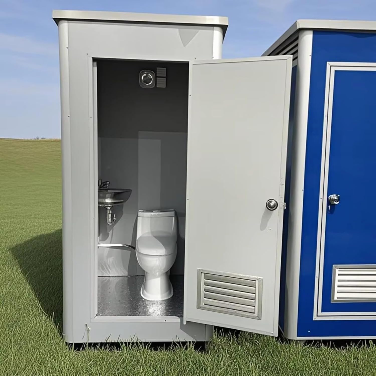 Amazon.com: Luxury Toilet Trailer Mobile Bathroom Restroom Portable ...