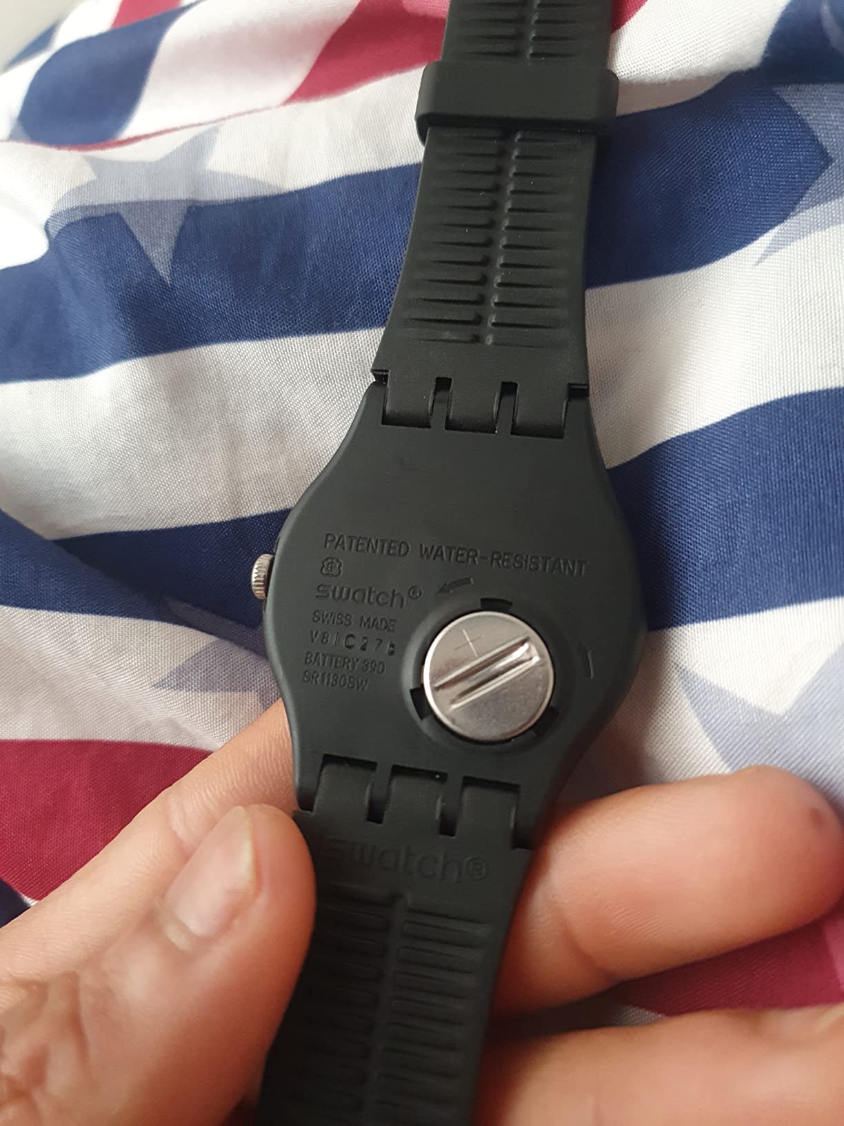 Amazon.co.jp: [スウォッチ] 腕時計 スウォッチ BLACK REBEL New Gent SO29B706 ブラック : ファッション