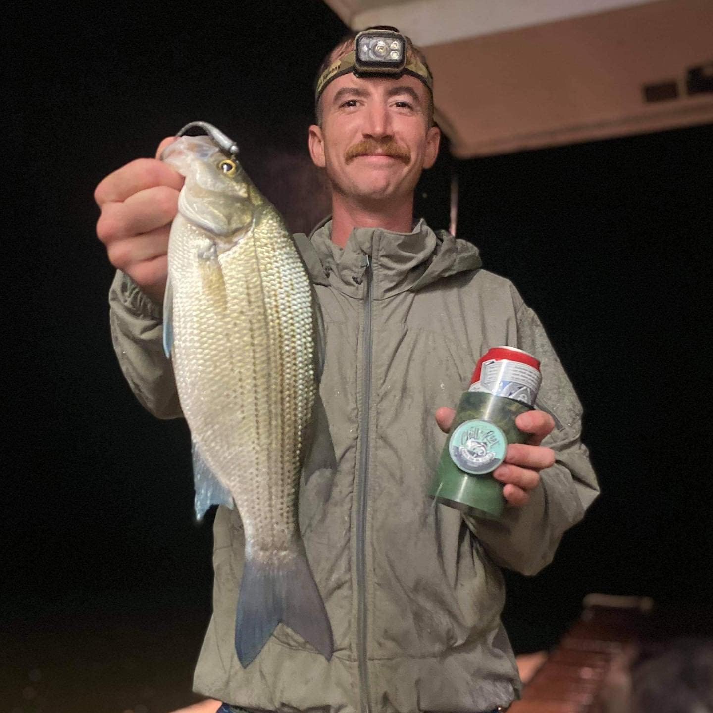 Chill-N-Reel Fishing Can Cooler with Hand Line Reel Attached | Hard ...