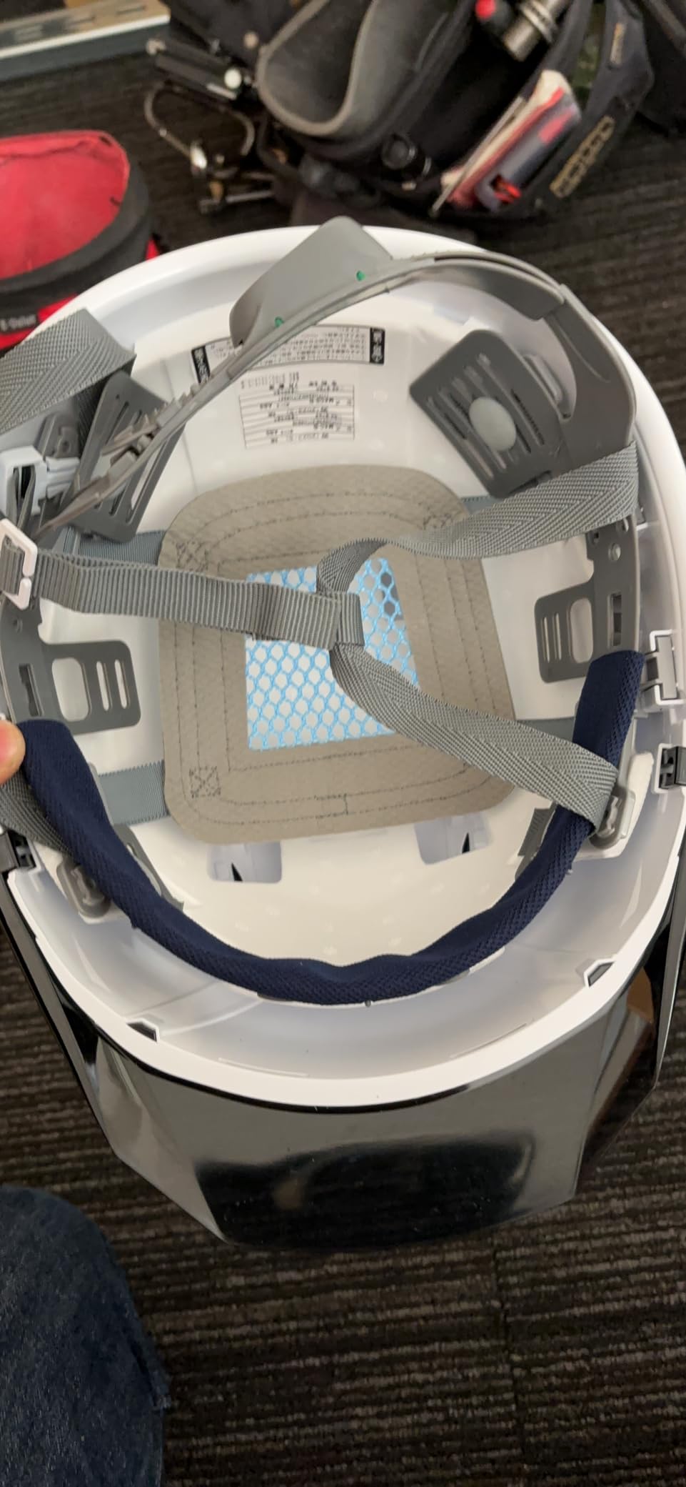 Amazon | [住ベテクノプラスチック]シールド面付き遮熱ヘルメット 作業用 通気孔付き MXCS-B N-COOL スノーホワイト/スモーク | ヘルメット | 産業・研究開発用品 通販