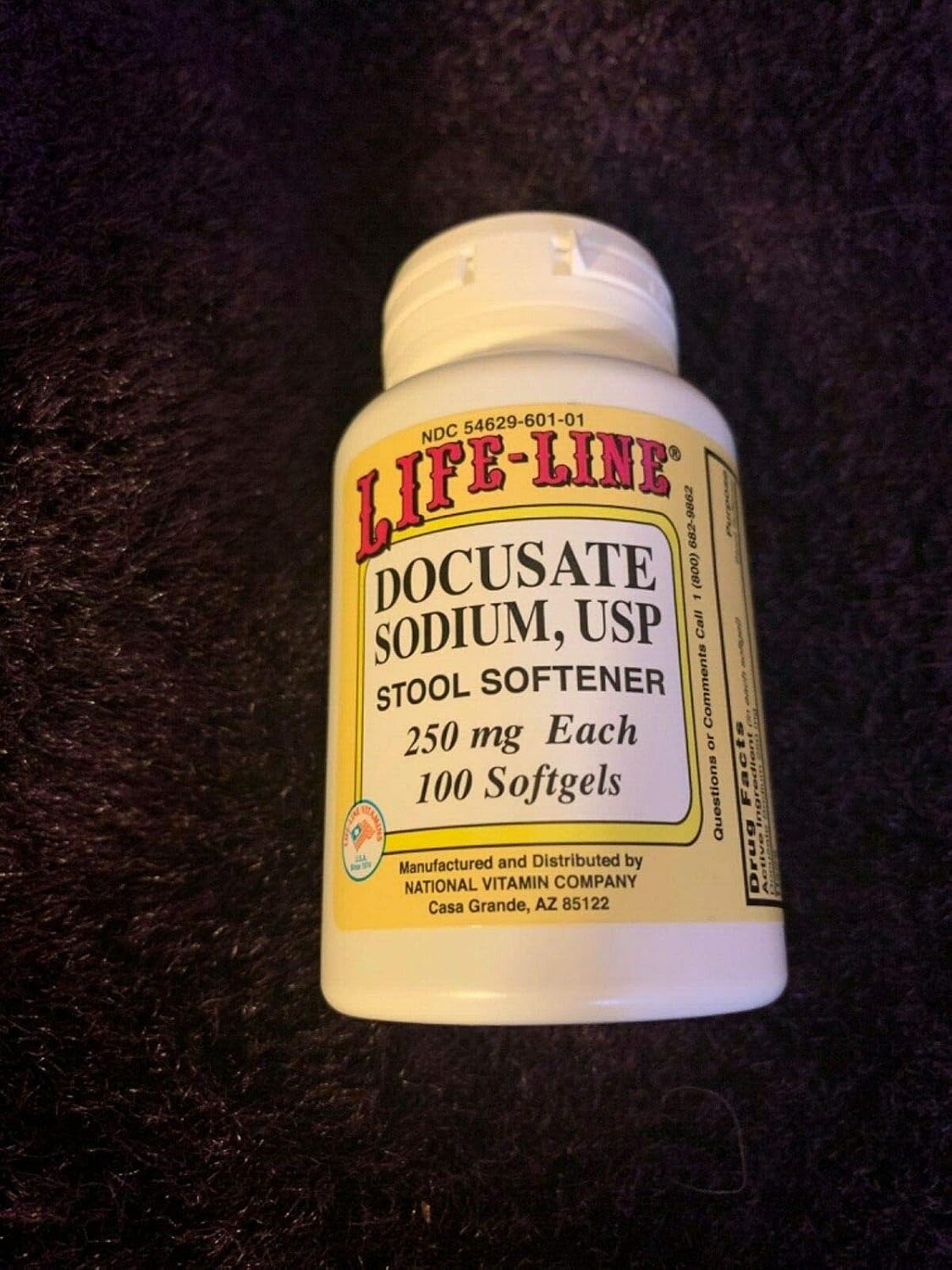 Amazon.com: Lifeline Docusate Sodium Stool Softener 250mg Softgels, 100 ...