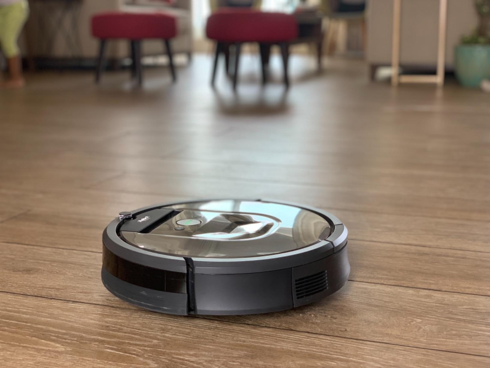 iRobot 900 Series Roomba 960 Vacuum Cleaning Robot (Grey) : Amazon.in ...