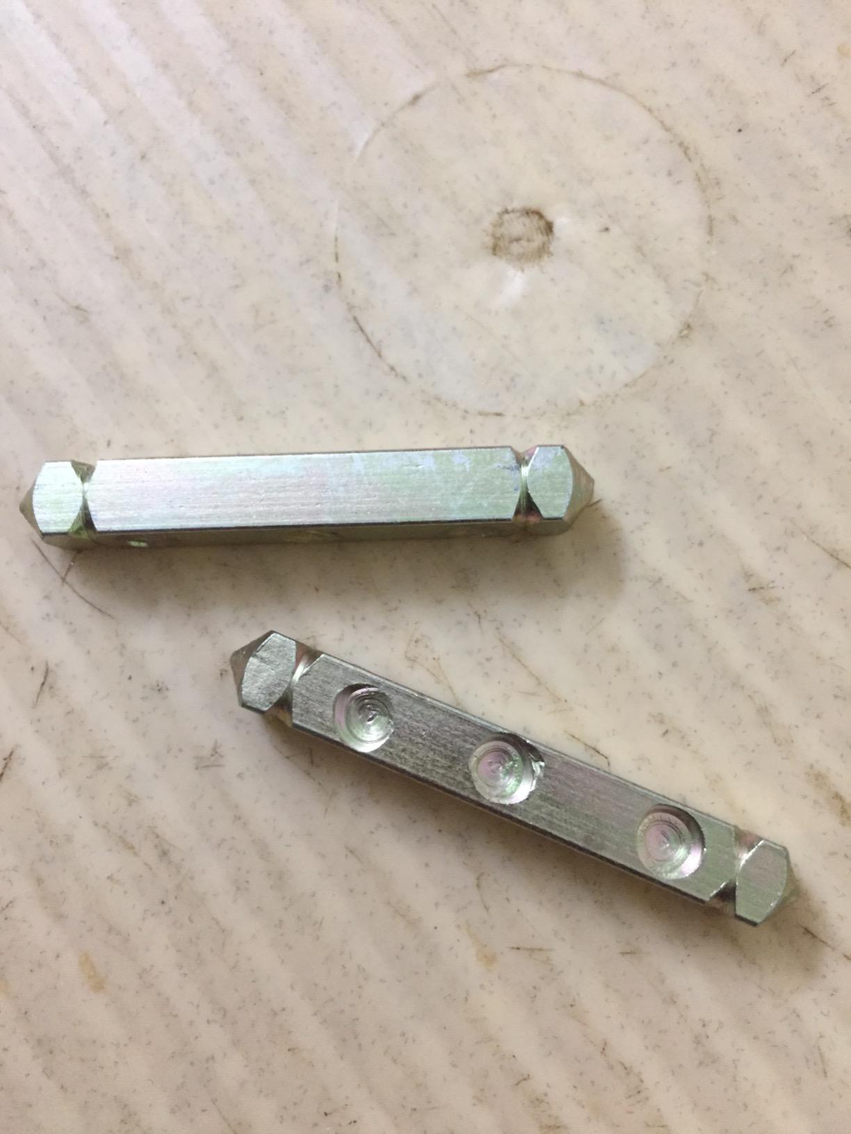 GKS Pure and Strong Brass Dice Pair Dayakattai Set, Gold : Amazon.in ...