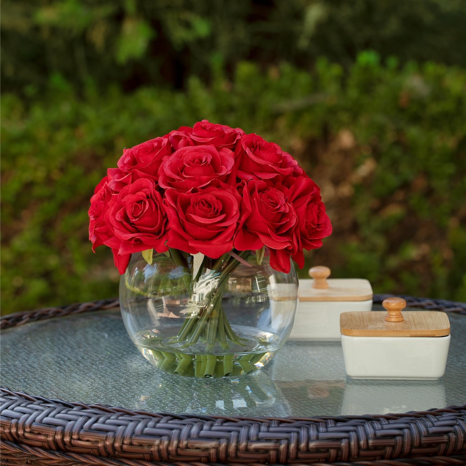 Red Rose Centerpieces Round Radiant Red Flowers: A Year Round Wedding