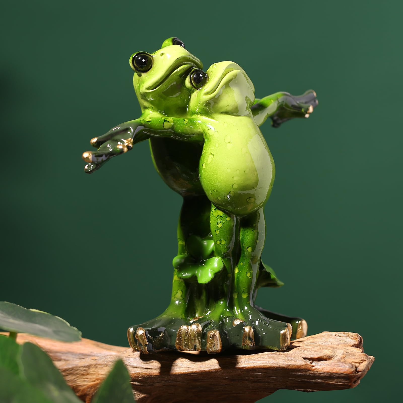 Amazon.com: qumHmup Frog Figurines Ornaments -Resin Hug Frog Statues ...