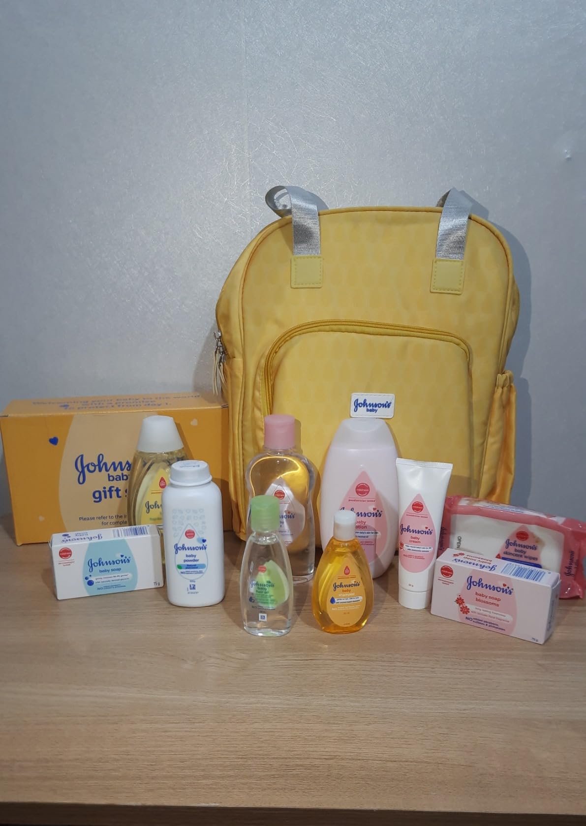 Johnson's Baby Gift Pack with Maternity Bag