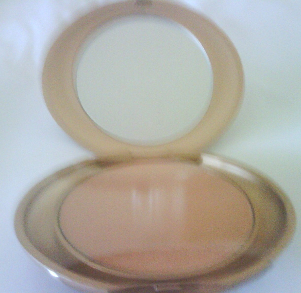 Amazon.com : Milani Face Powder 12 True Beige Net wt. .352 oz 10g ...