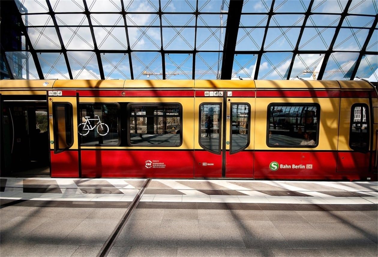 Amazon.com : CSFOTO 8x6ft Berlin Backdrop S Bahn Berlin Train Station ...