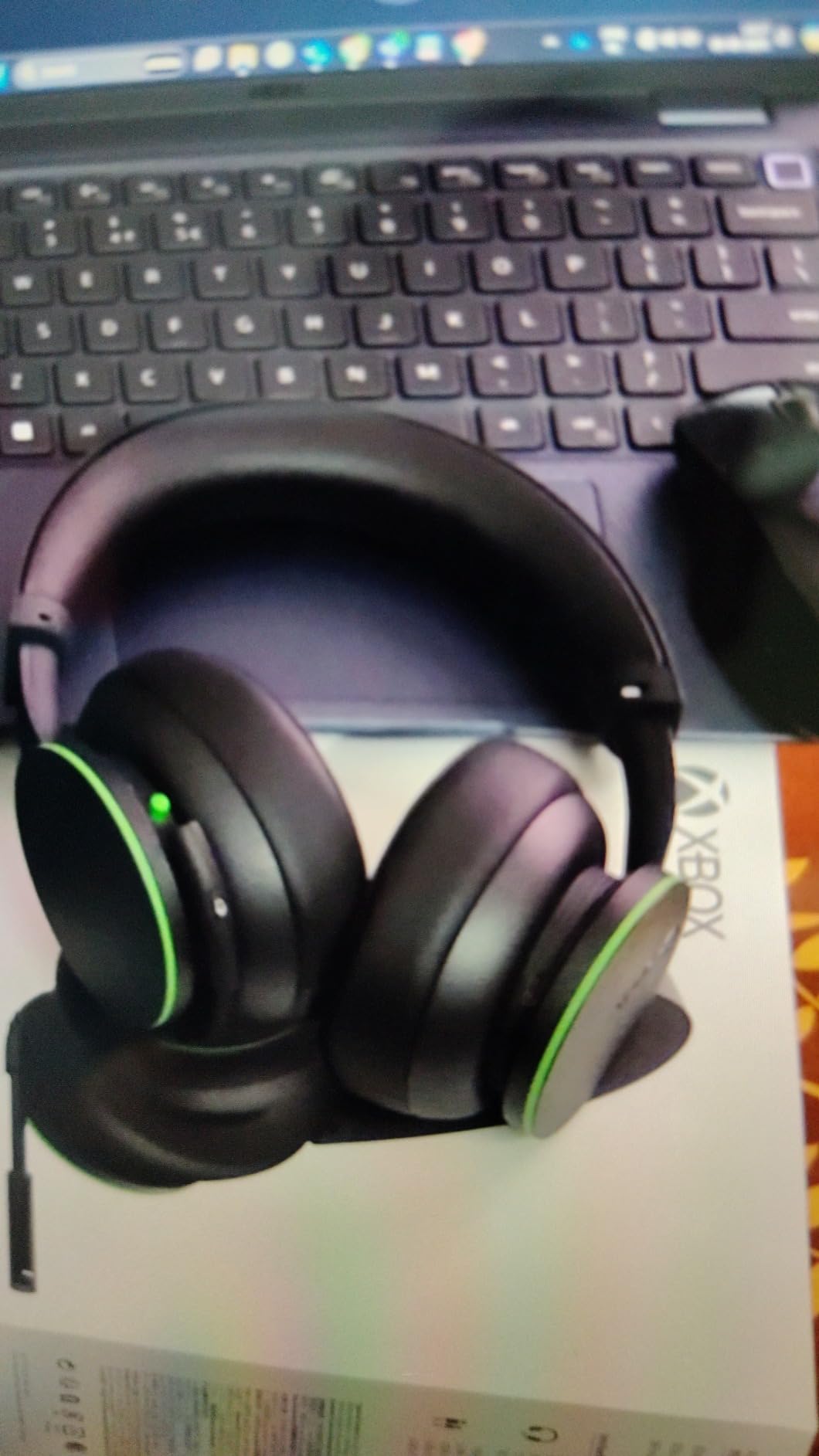 Microsoft Xbox Wireless On Ear Headphones with mic (Black) : Amazon.in ...