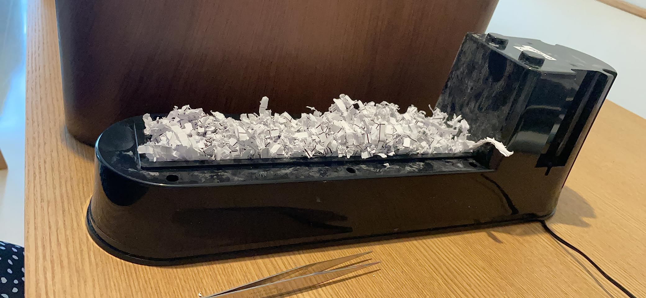 Amazon | アスカ シュレッダー クロスカット B06WD 木目 連続10分 最大3枚 コンパクト 卓上 A4 | 電動シュレッダー | 文房具・オフィス用品