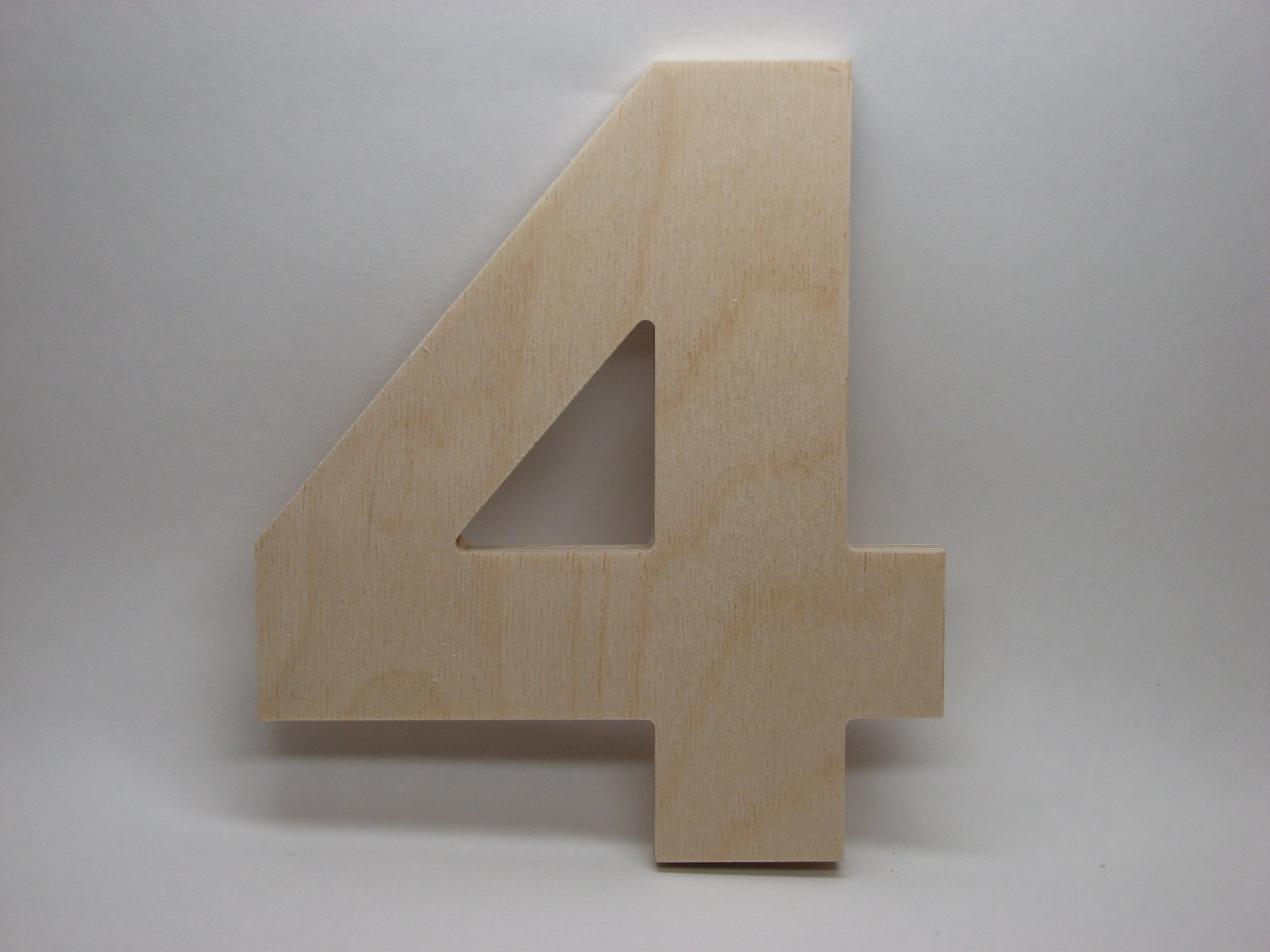 Amazon.com: LetterWorx Número 4 de madera de 8 pulgadas, fuente Arial ...