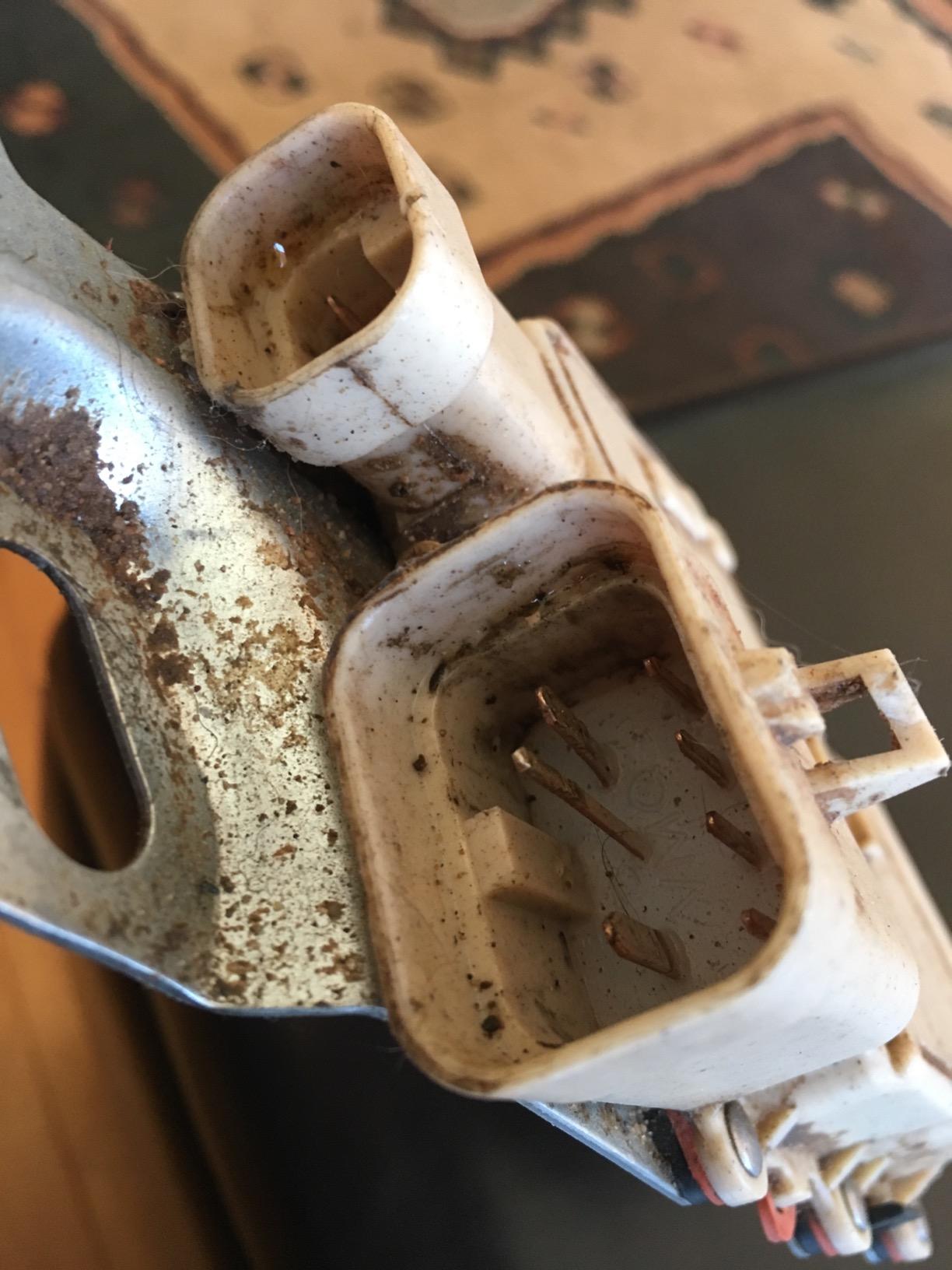 Amazon.com: NSBU - ALLISON 2 CONNECTOR - 2001-2004 - LB7-8th Digit of ...