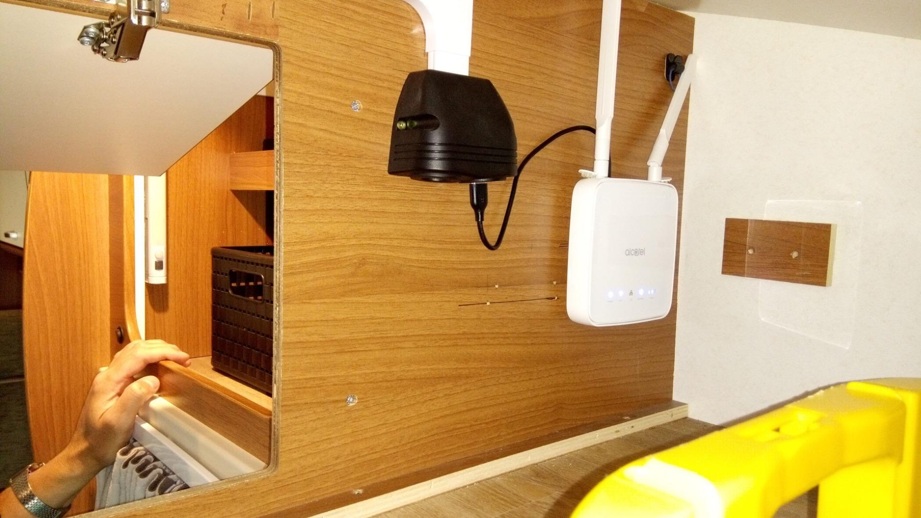 Alcatel HH40 4G/LTE-Router , inklusive 2 externer LTE Antennen, WLAN ...