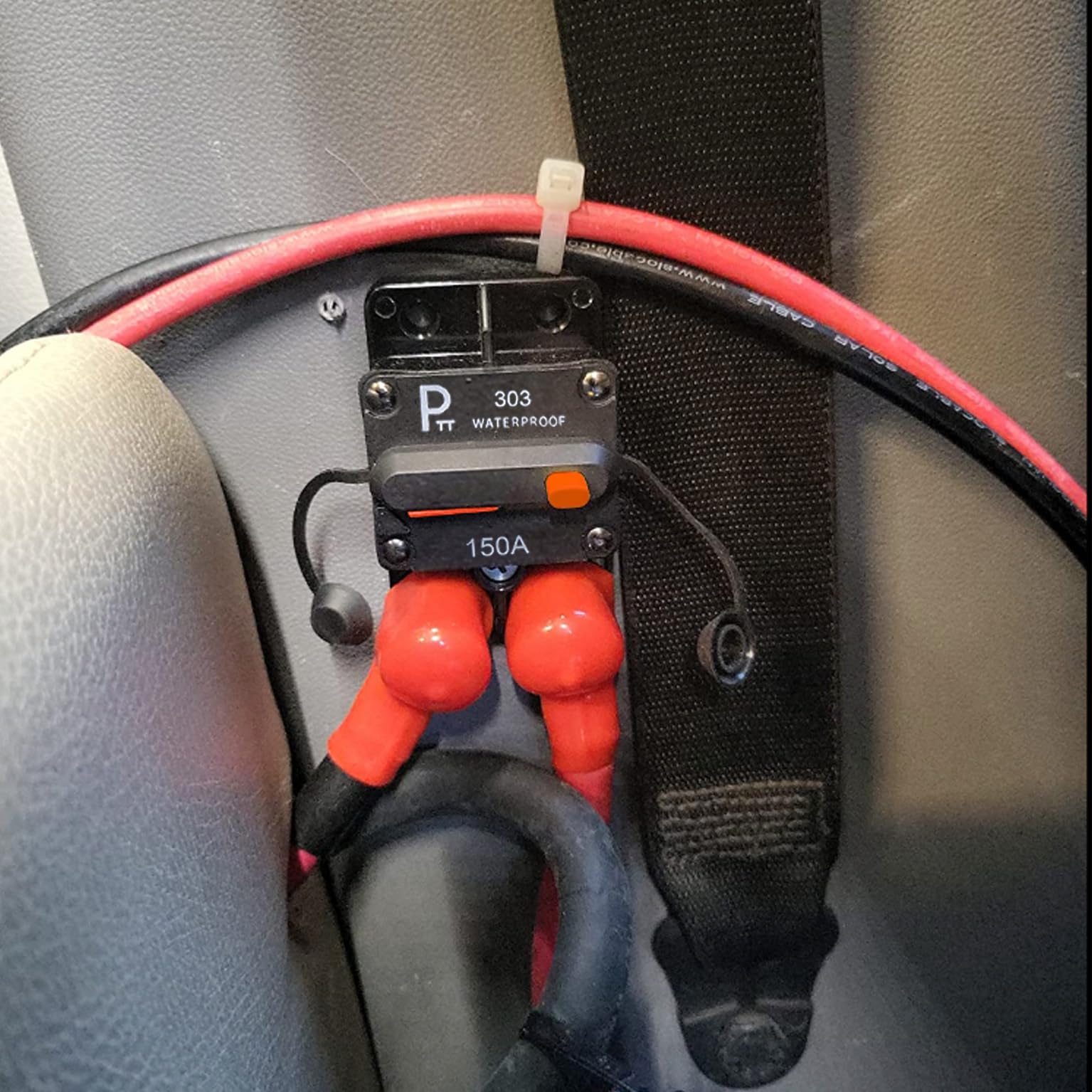 Snapklik.com : Parts PTT Hi-Amp Circuit Breaker T3+Switch