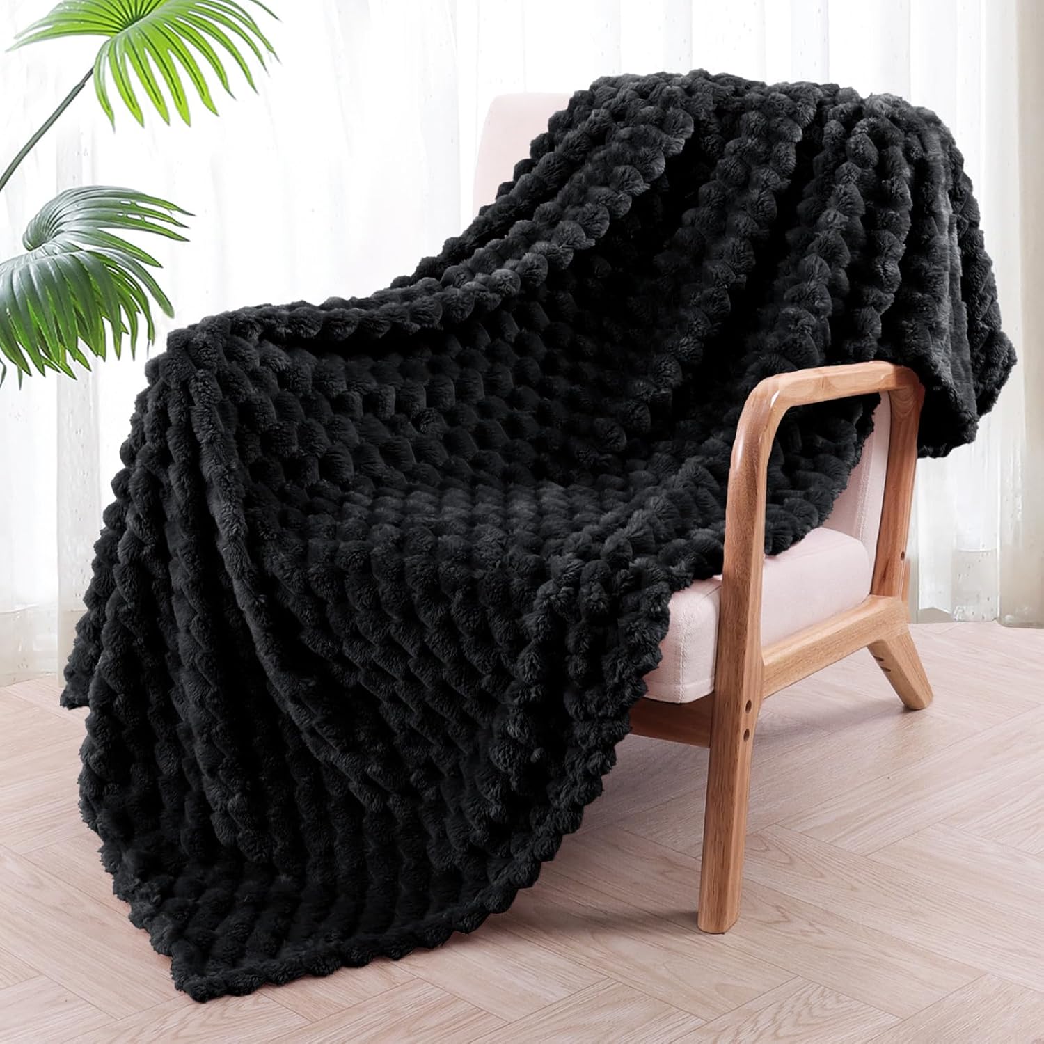 Amazon.com: Exclusivo Mezcla Extra Large Soft Fleece Throw Blanket ...
