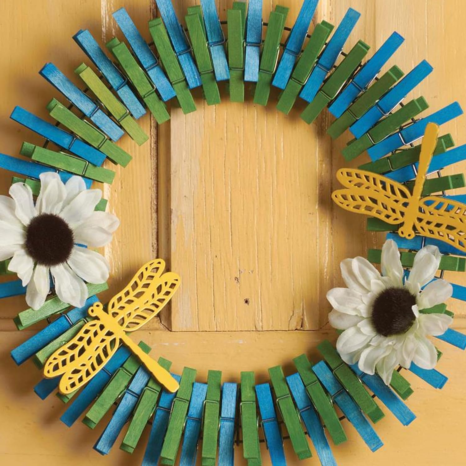Clothespin Wreath Craft Book Leisure Arts Clothespin Wreaths Craft Book ...
