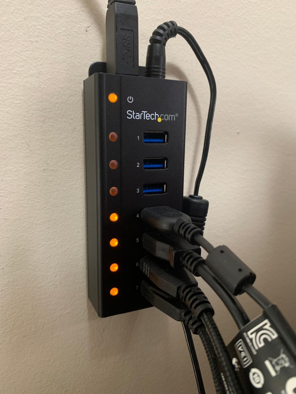 StarTech.com 7 Port USB 3.0 Hub - Metal Enclosure - Desktop or Wall ...