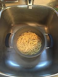 Amazon.com: OXO Good Grips Silicone Collapsible Colander with Two ...