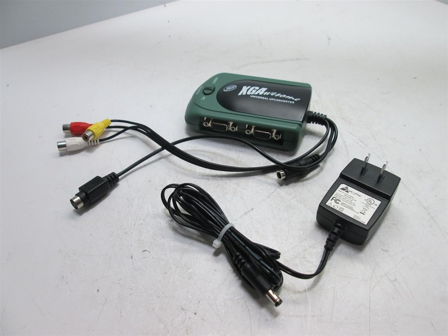 Amazon.com: AV Tool AVT-3300 Universal Up-Converter, With Power Supply ...