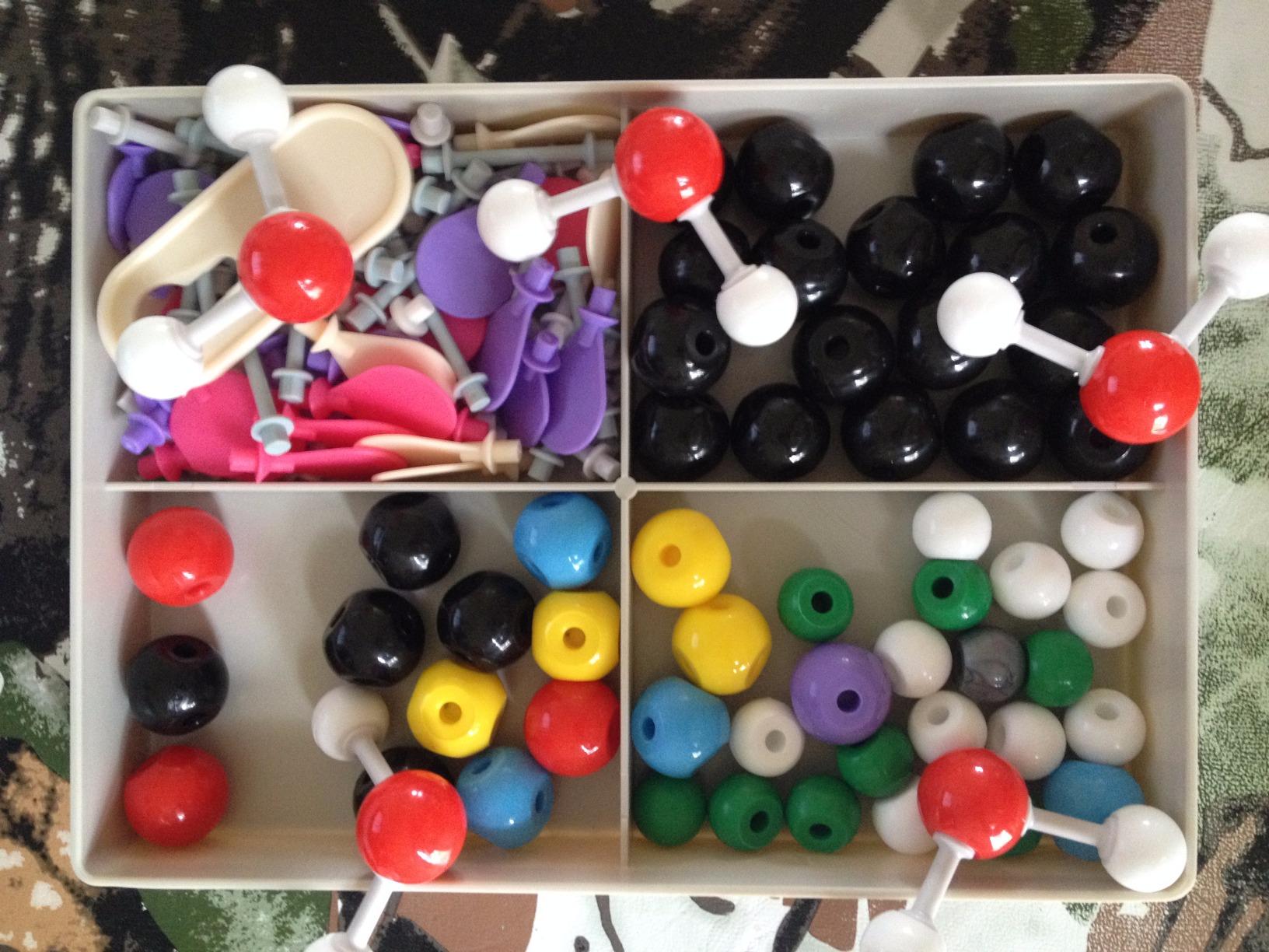 Amazon.com: Molecular Model Kit with Molecule Modeling Software and ...