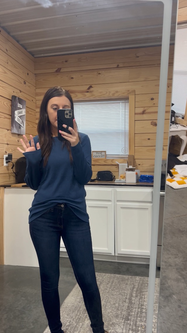 Watch the latest from Alexis Perry on Amazon Live