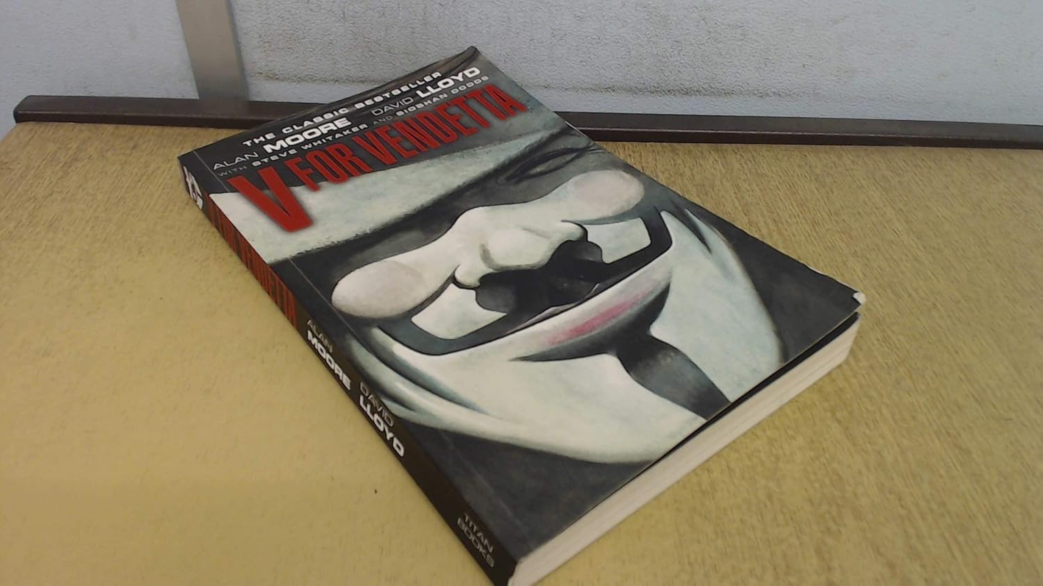 V for Vendetta: Moore, Alan: 9781845762278: Amazon.com: Books