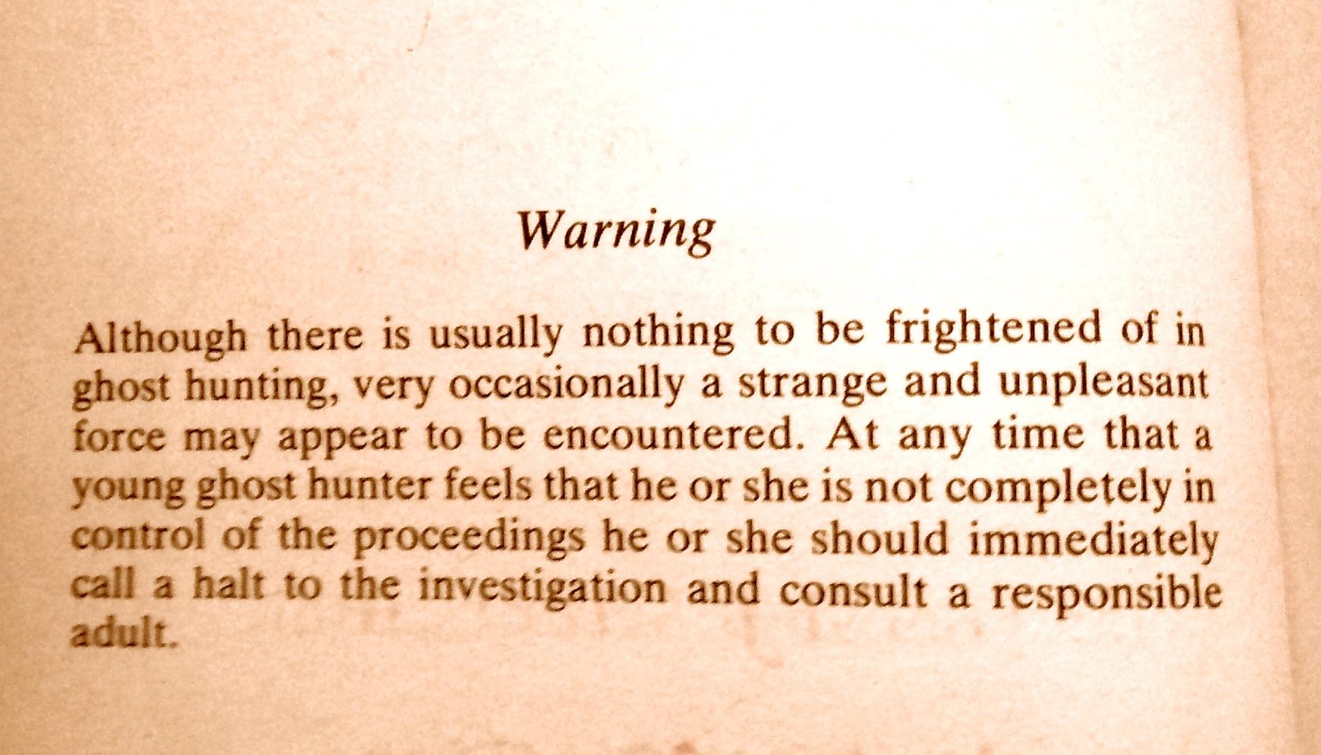 A Ghost Hunter's Handbook: Illustrated Edition (Ghost Guides) eBook ...